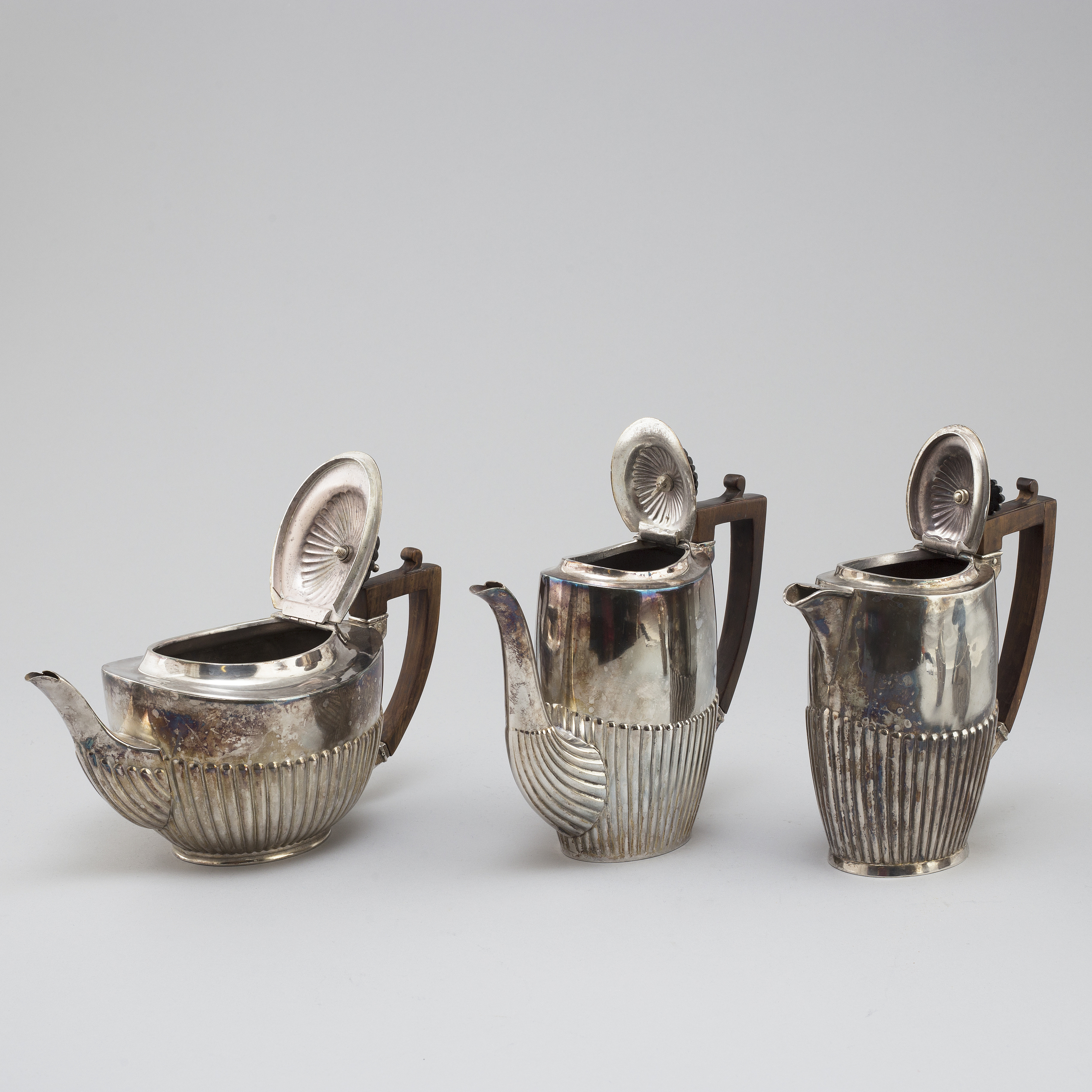 A FIVE PIECE PLATE TEA- and COFFEE SET, HJ Linton, Paris, made in ...