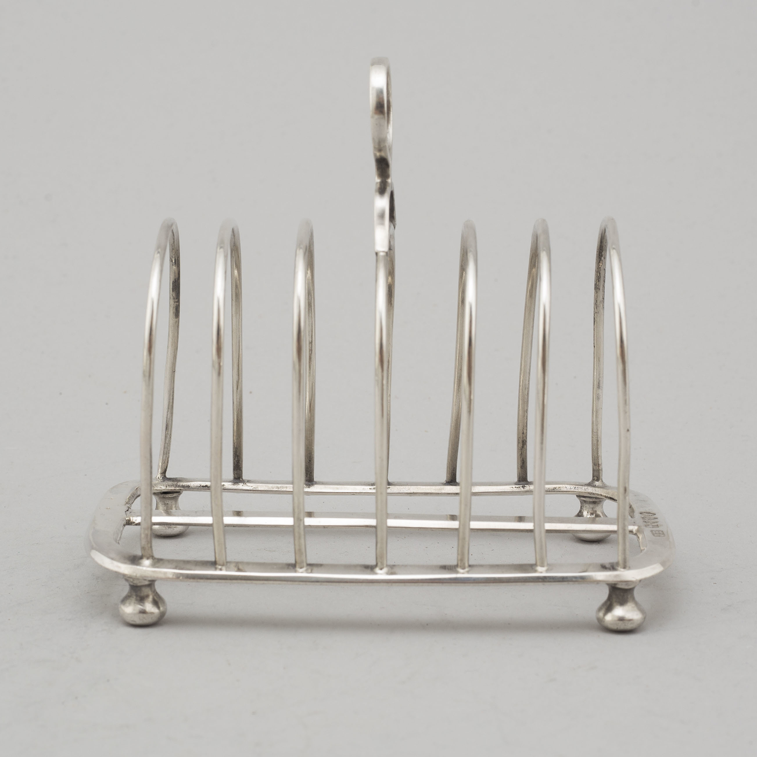 TOASTRACK, silver, Jacob Berman, London, 1898. - Bukowskis