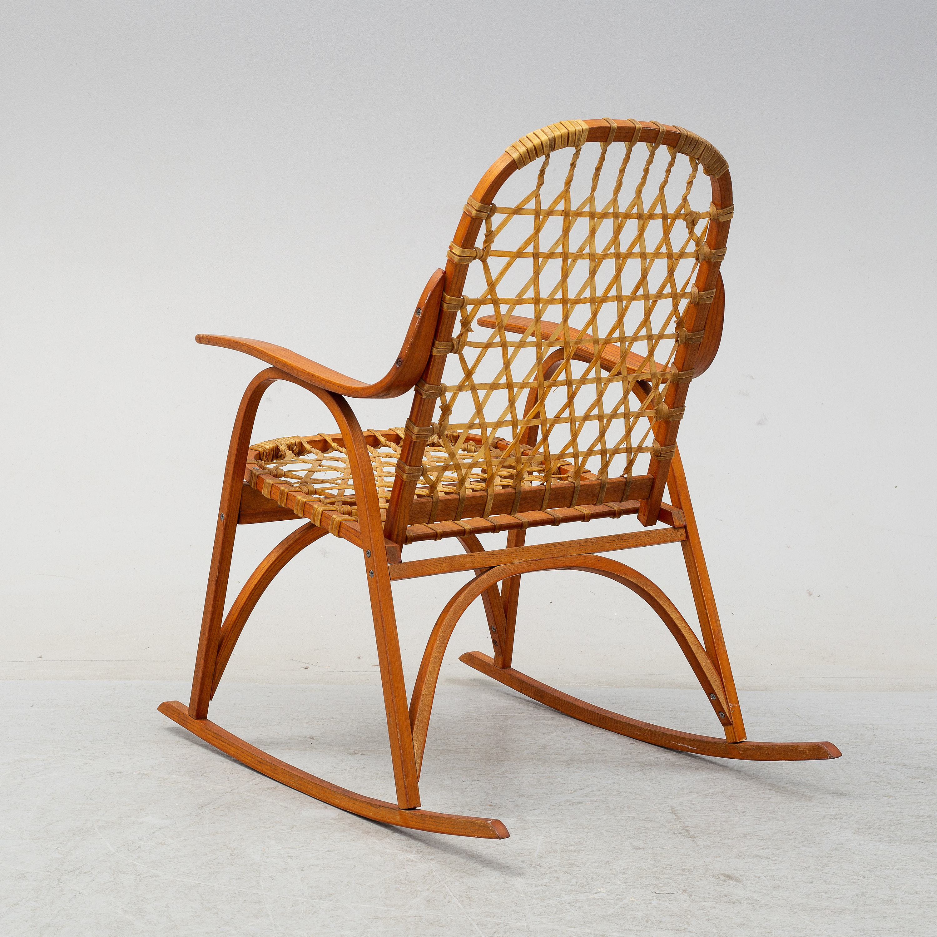 A 1950-/60´s rocking chair by SnoCraft, Norway Maine. - Bukowskis