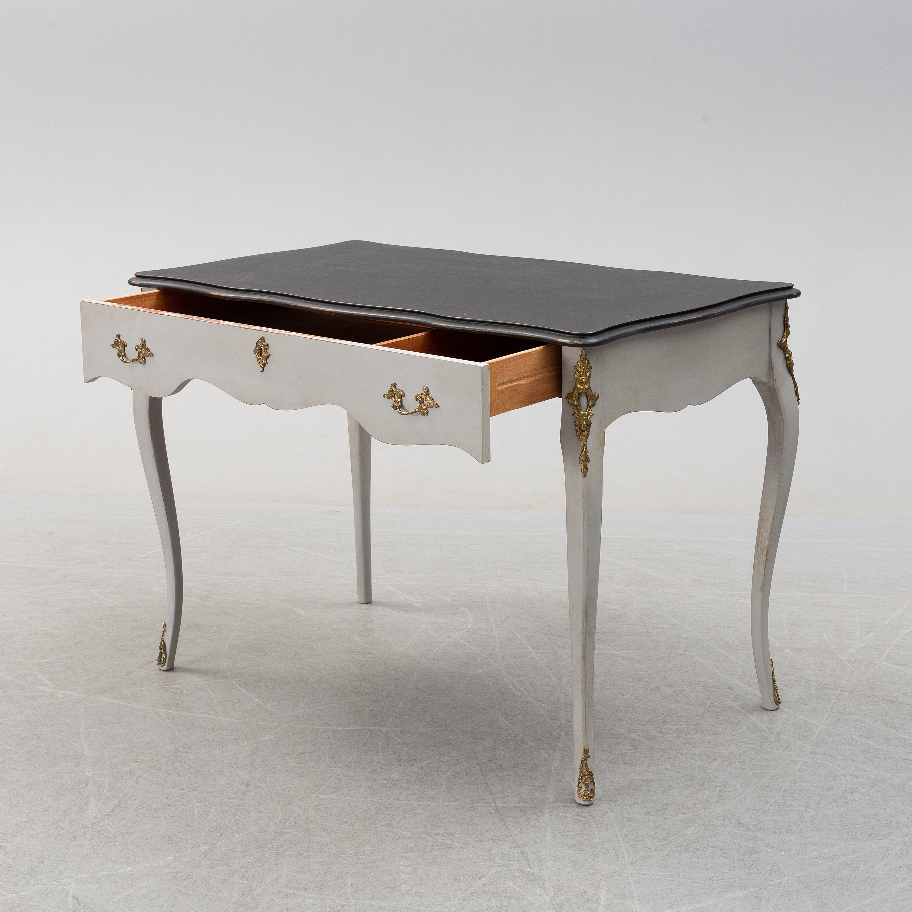 A rococo style table, mid 2th century. - Bukowskis