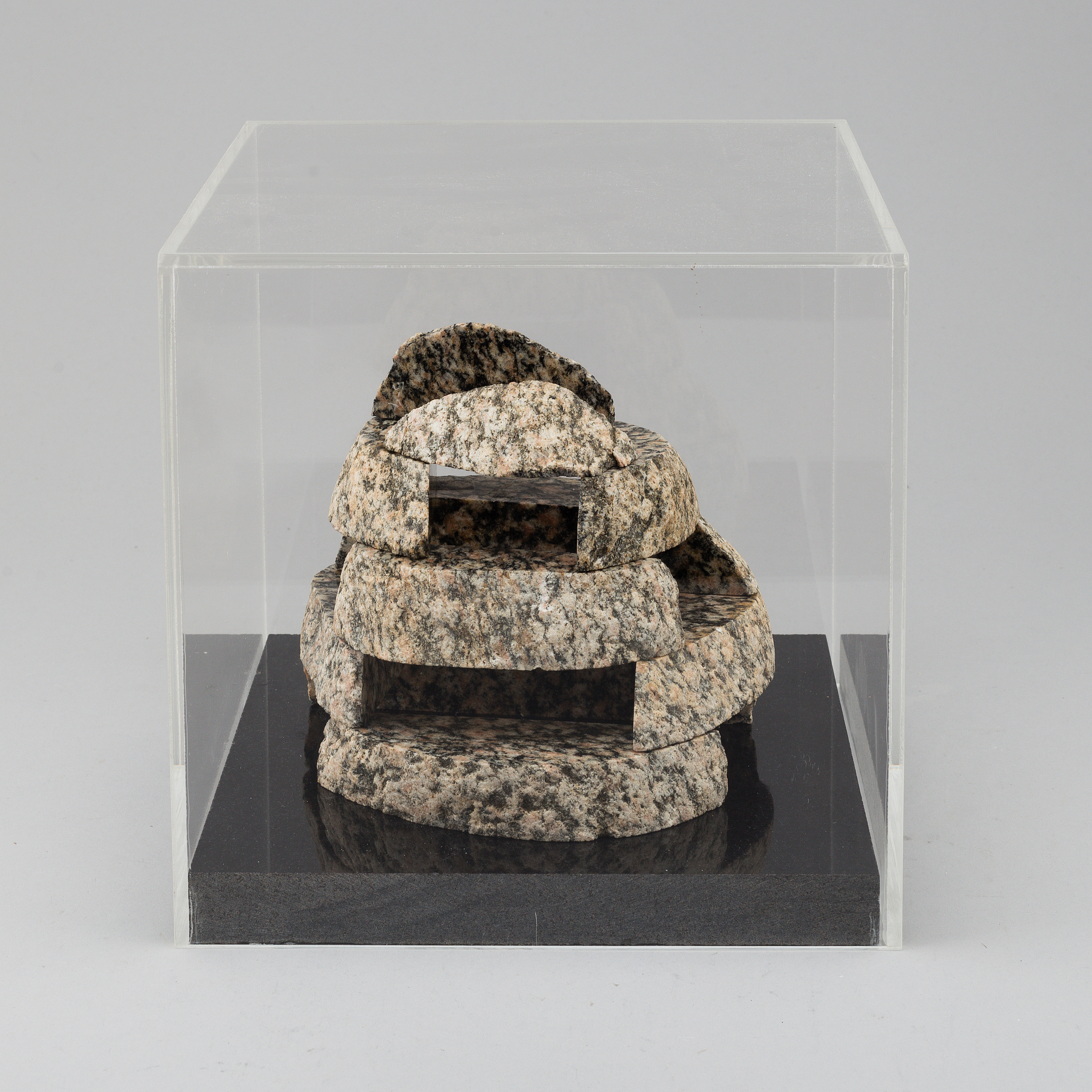 TAKASHI NARAHA, sculpture, marble, signed 90-F-18. - Bukowskis