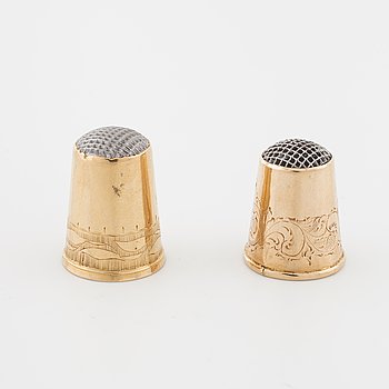 Two thimbles with Swedish national marks dated 1818 and 1861. - Bukowskis