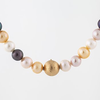 OLE LYNGGAARD, a cultured pearl necklace. - Bukowskis