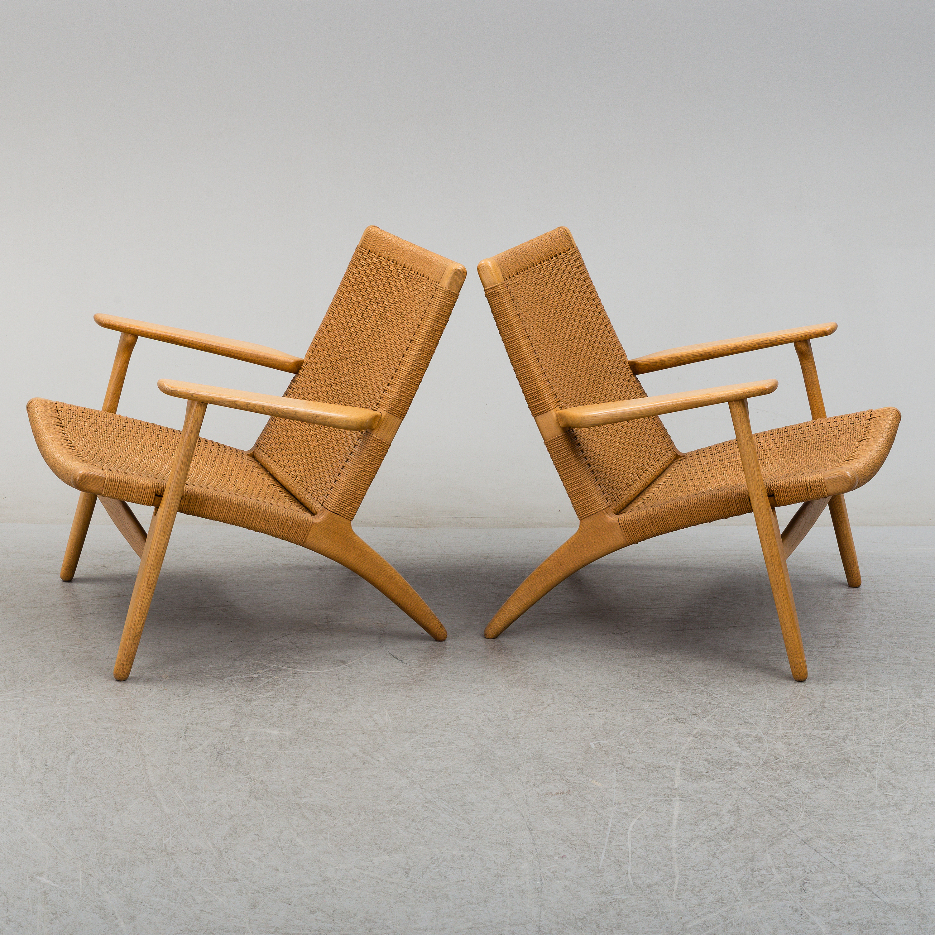 HANS J WEGNER, fåtöljer, ett par, "CH-25", Carl Hansen & Son, Odense ...