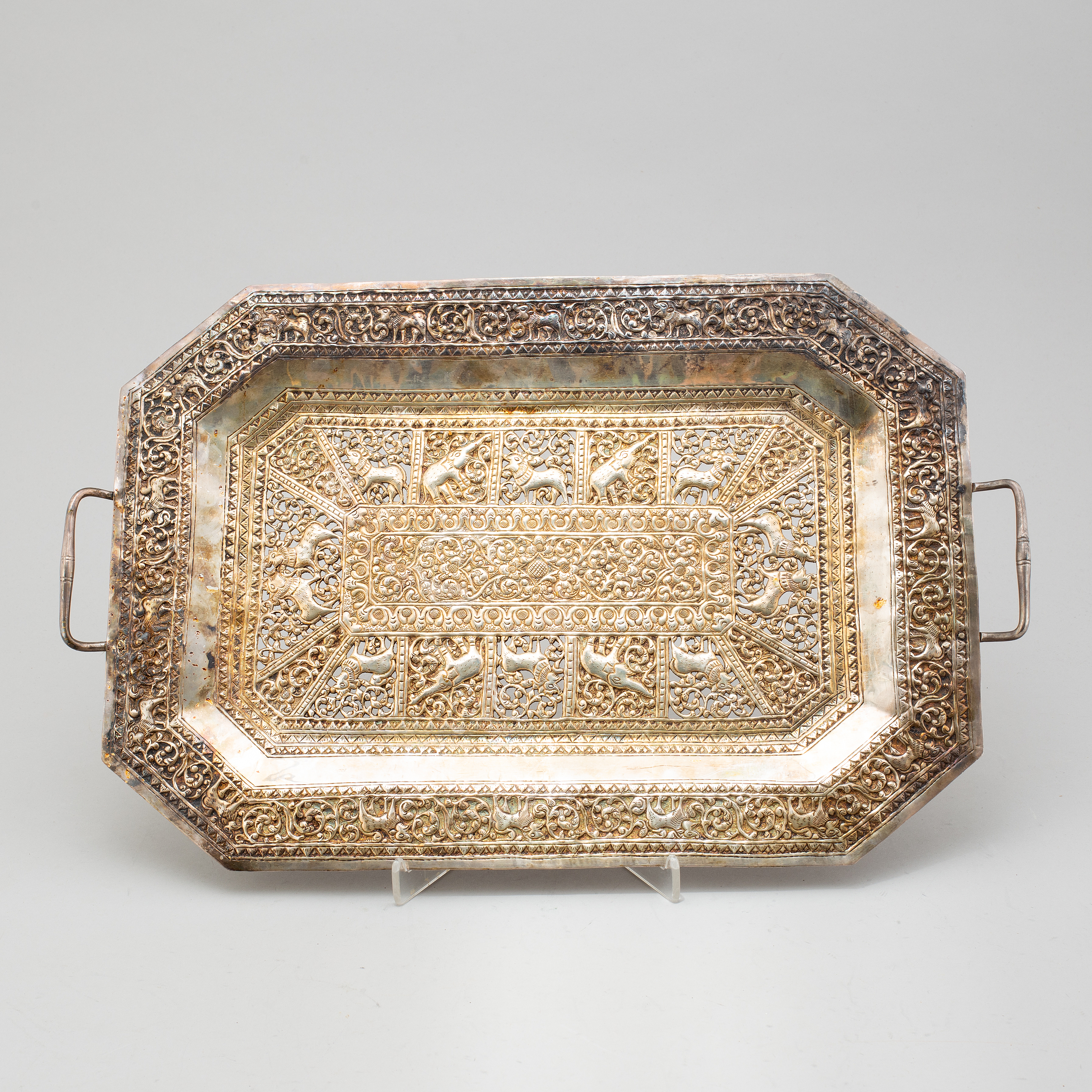 BRICKA, metal. Indien, omkring 1900. - Bukowskis