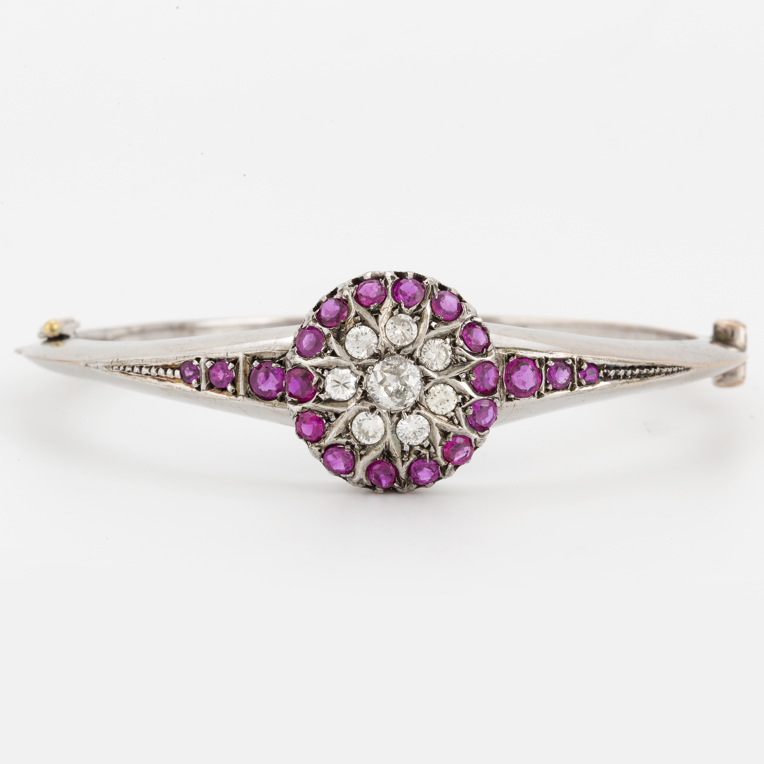 BRACELET, low-grade gold with pink sapphires and diamonds. - Bukowskis