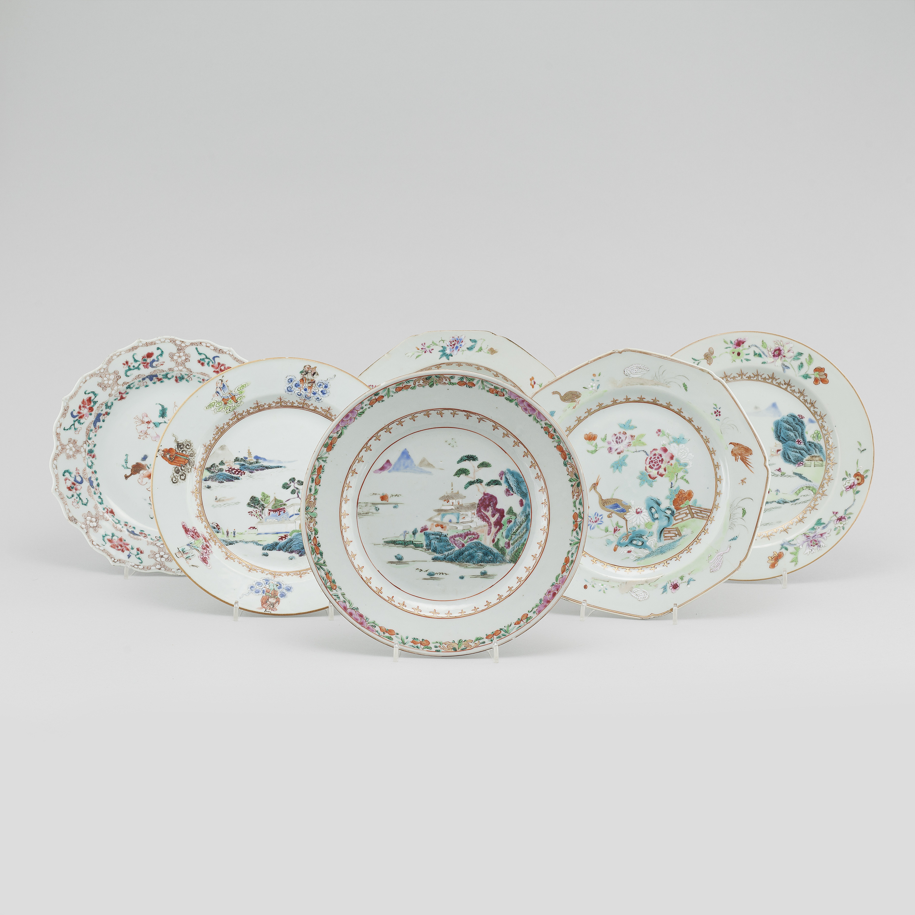 Six porcelain plates from China, 18th century. - Bukowskis