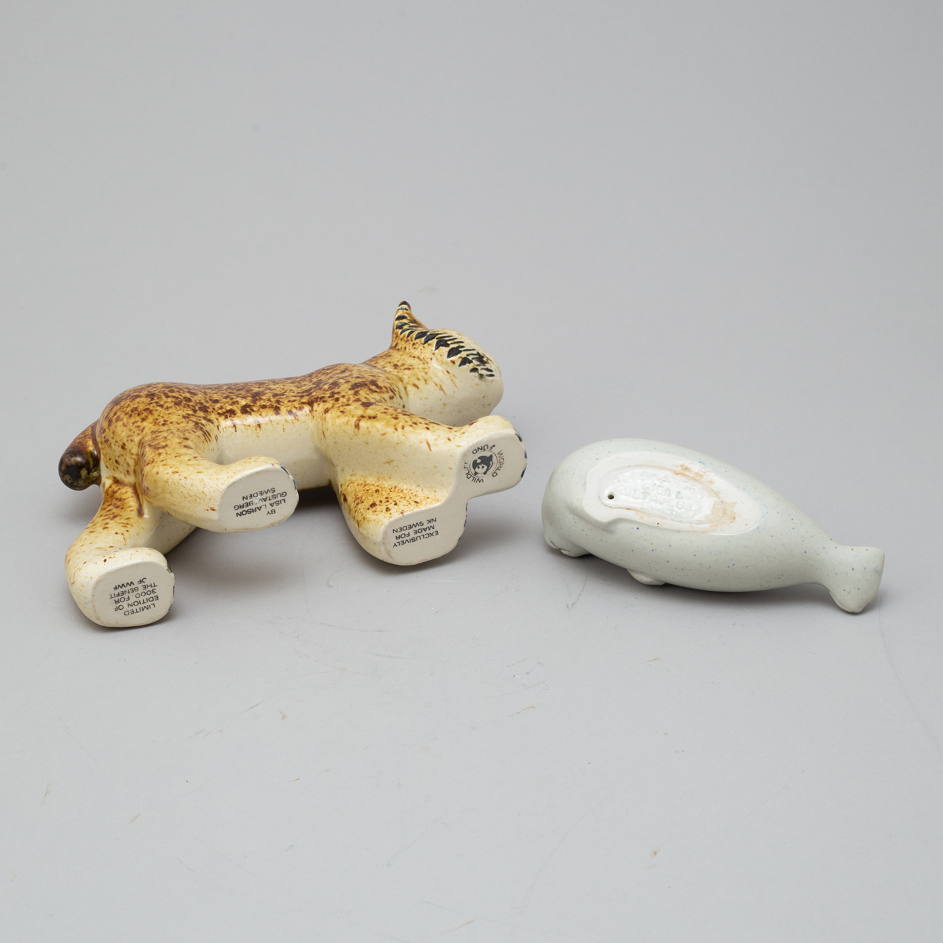 LISA LARSON, 2 stoneware figurines, Gustavsberg. - Bukowskis
