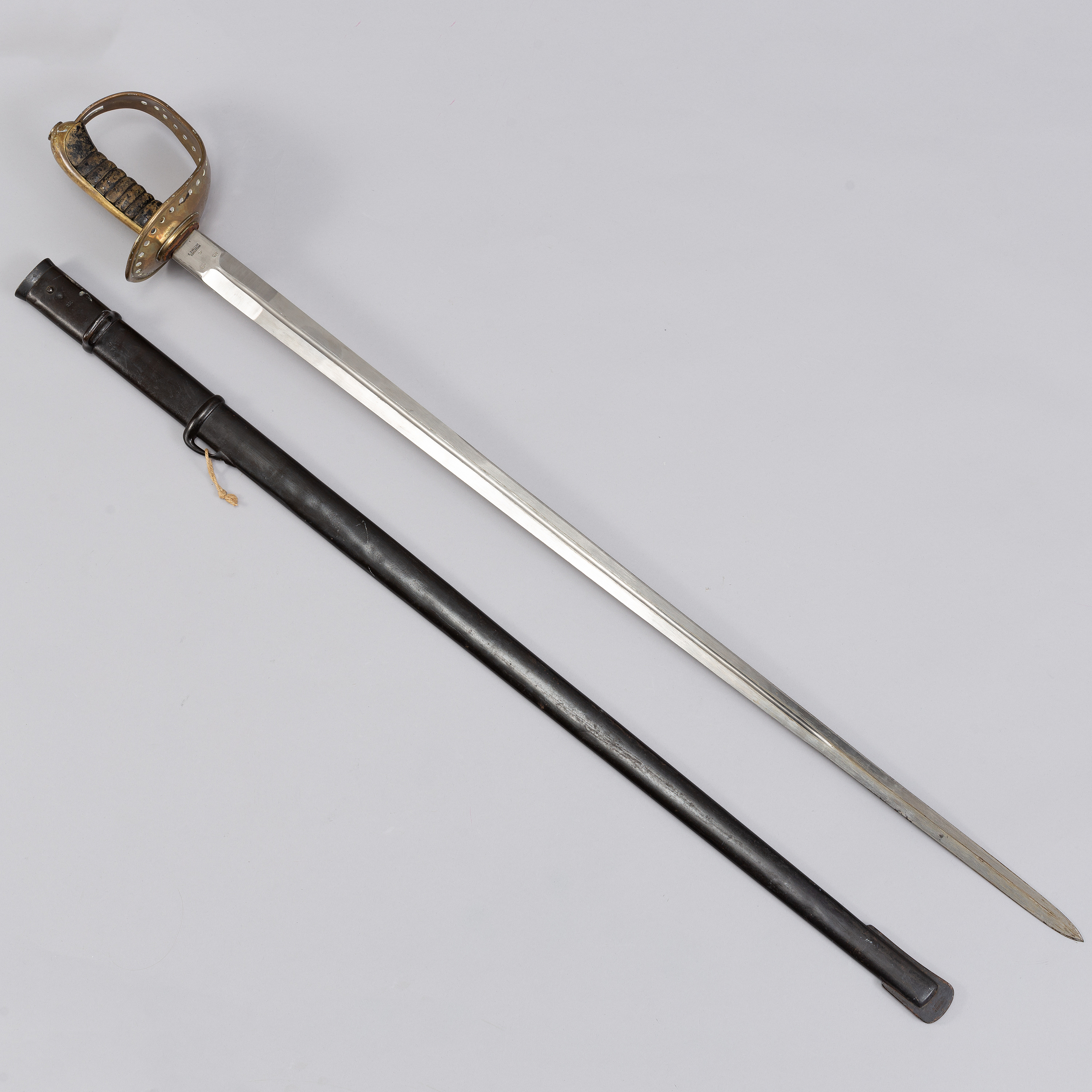 Two Swedish cavalry swords 1893 pattern. - Bukowskis