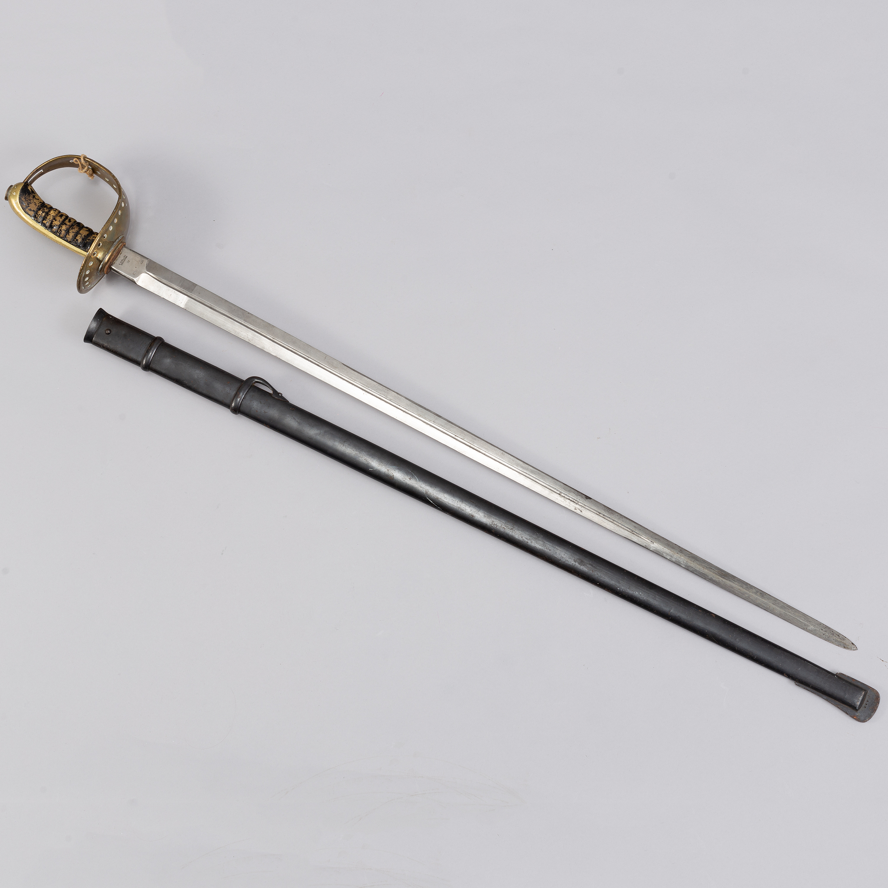 Two Swedish cavalry swords 1893 pattern. - Bukowskis