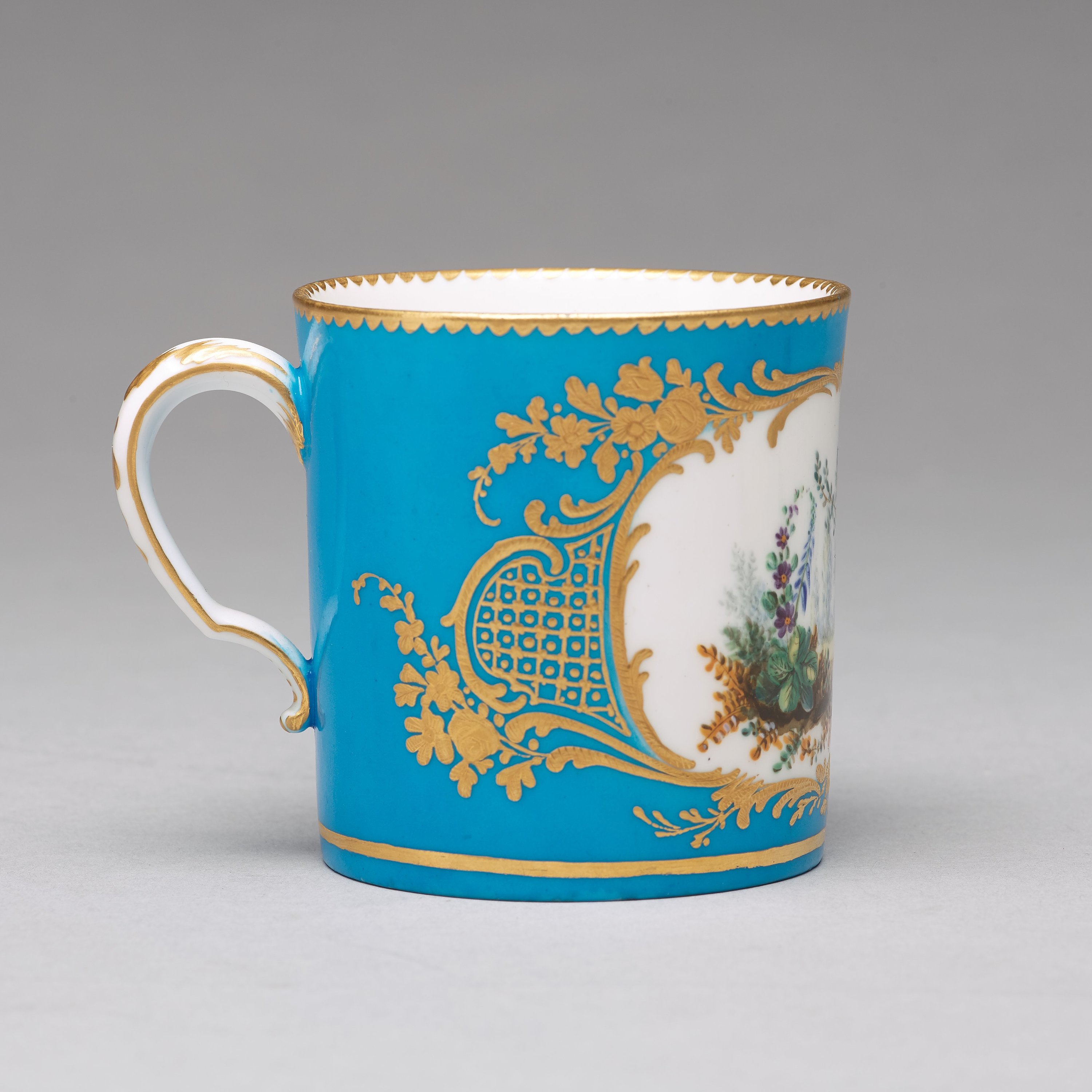 A 'Sèvres' cup and saucer, 18th Century. - Bukowskis