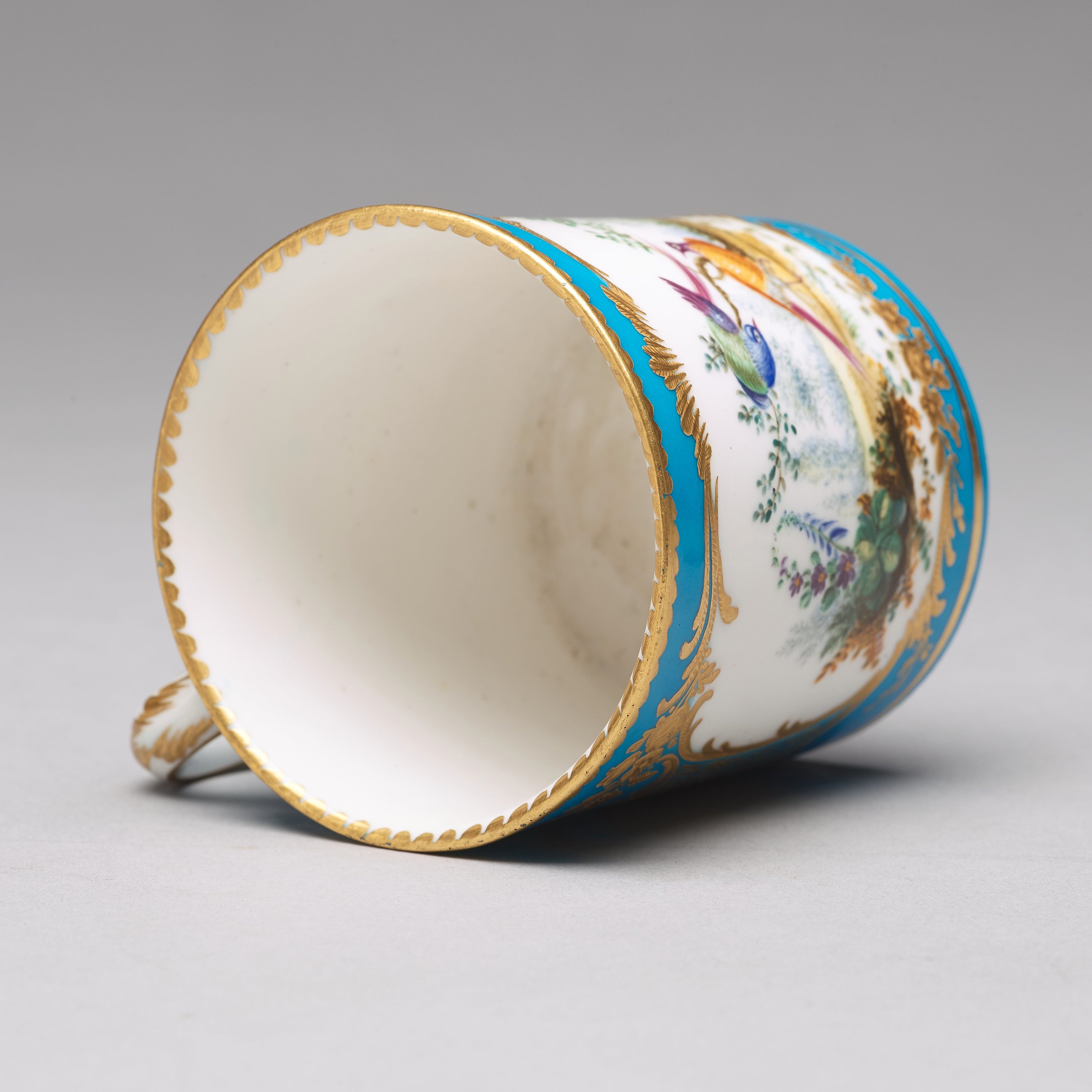 A 'Sèvres' cup and saucer, 18th Century. - Bukowskis