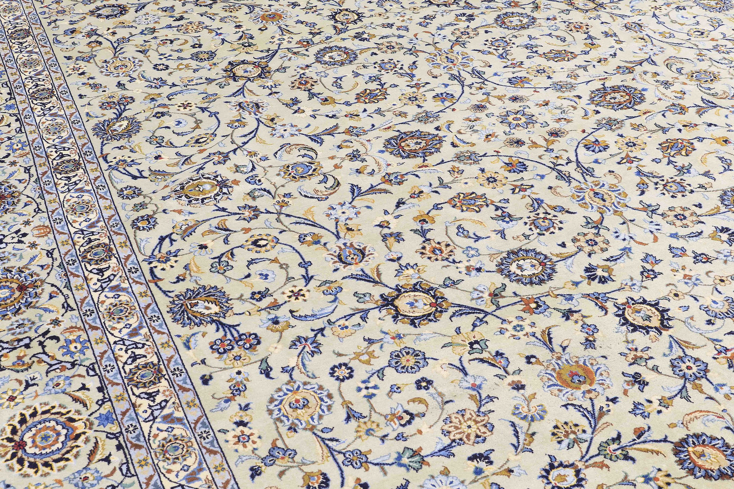 MATTA, Royal keshan, 480 x 358 cm. - Bukowskis