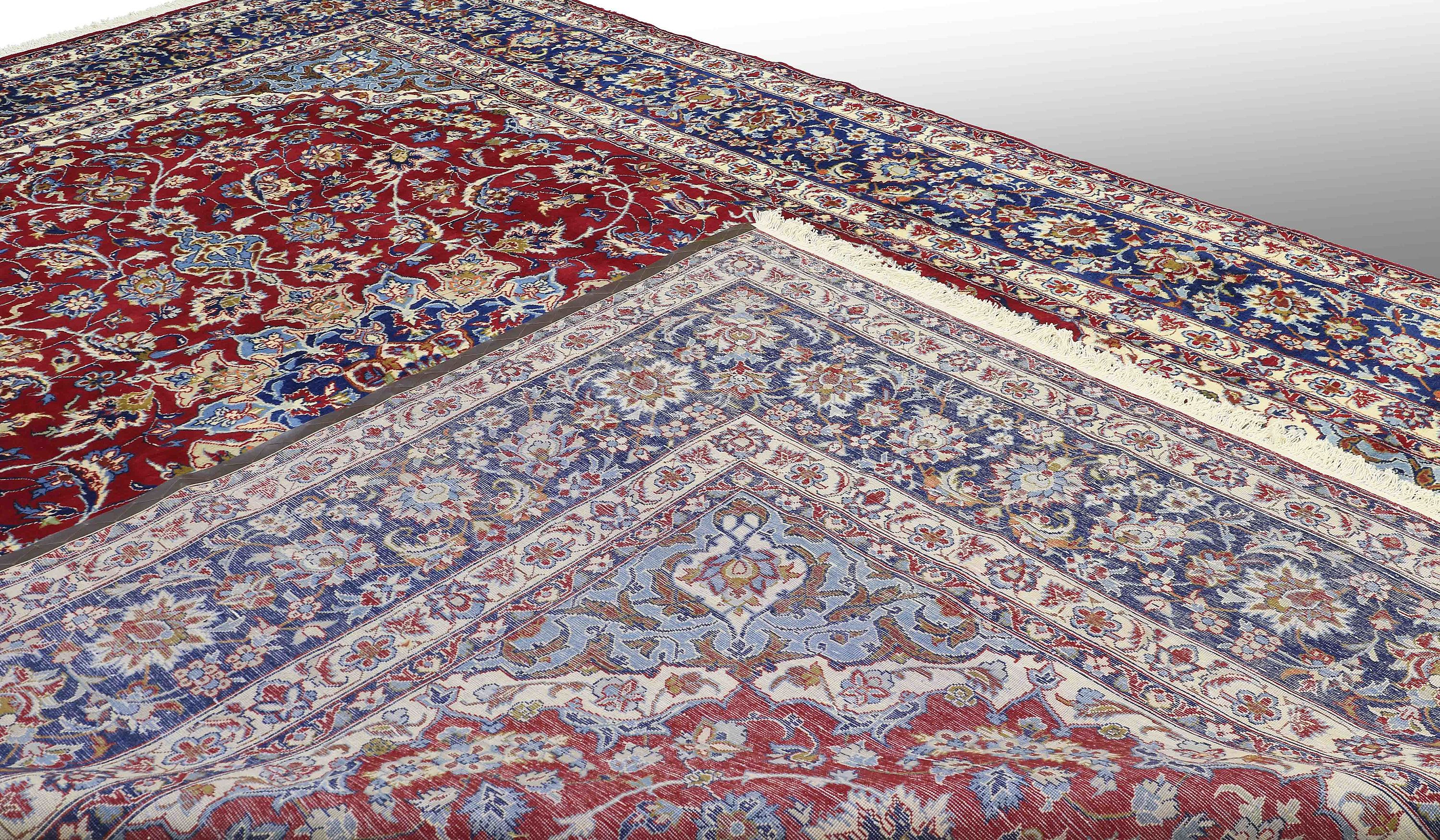 A carpet, Najafabad, around 500 x 340 cm. - Bukowskis