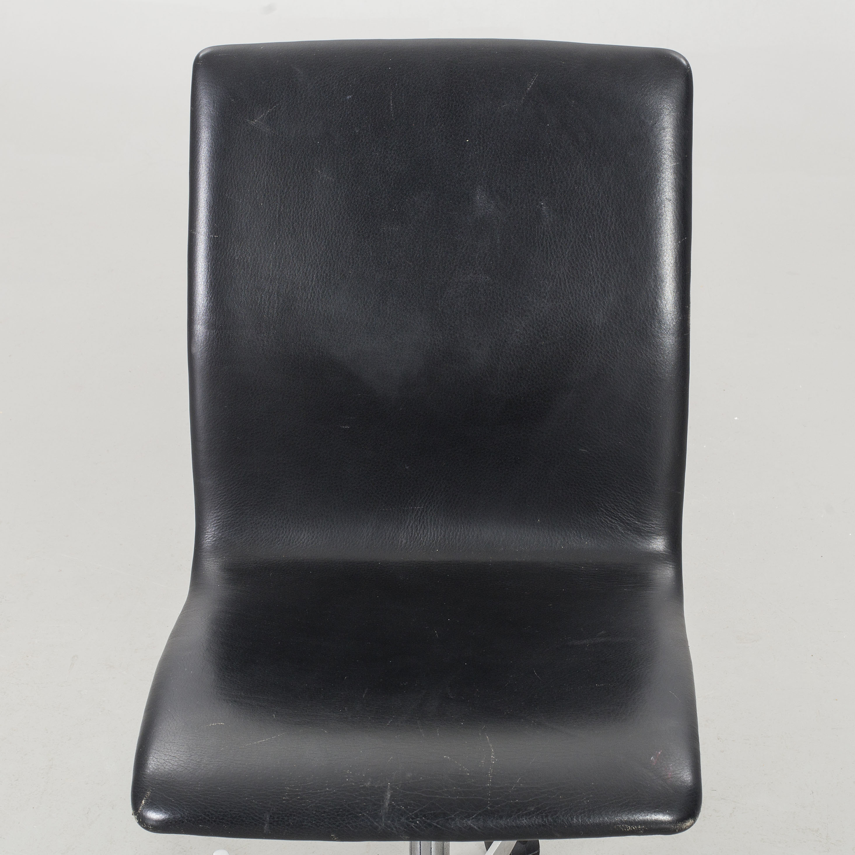 ARNE JACOBSEN, an Oxford chair 1985. - Bukowskis