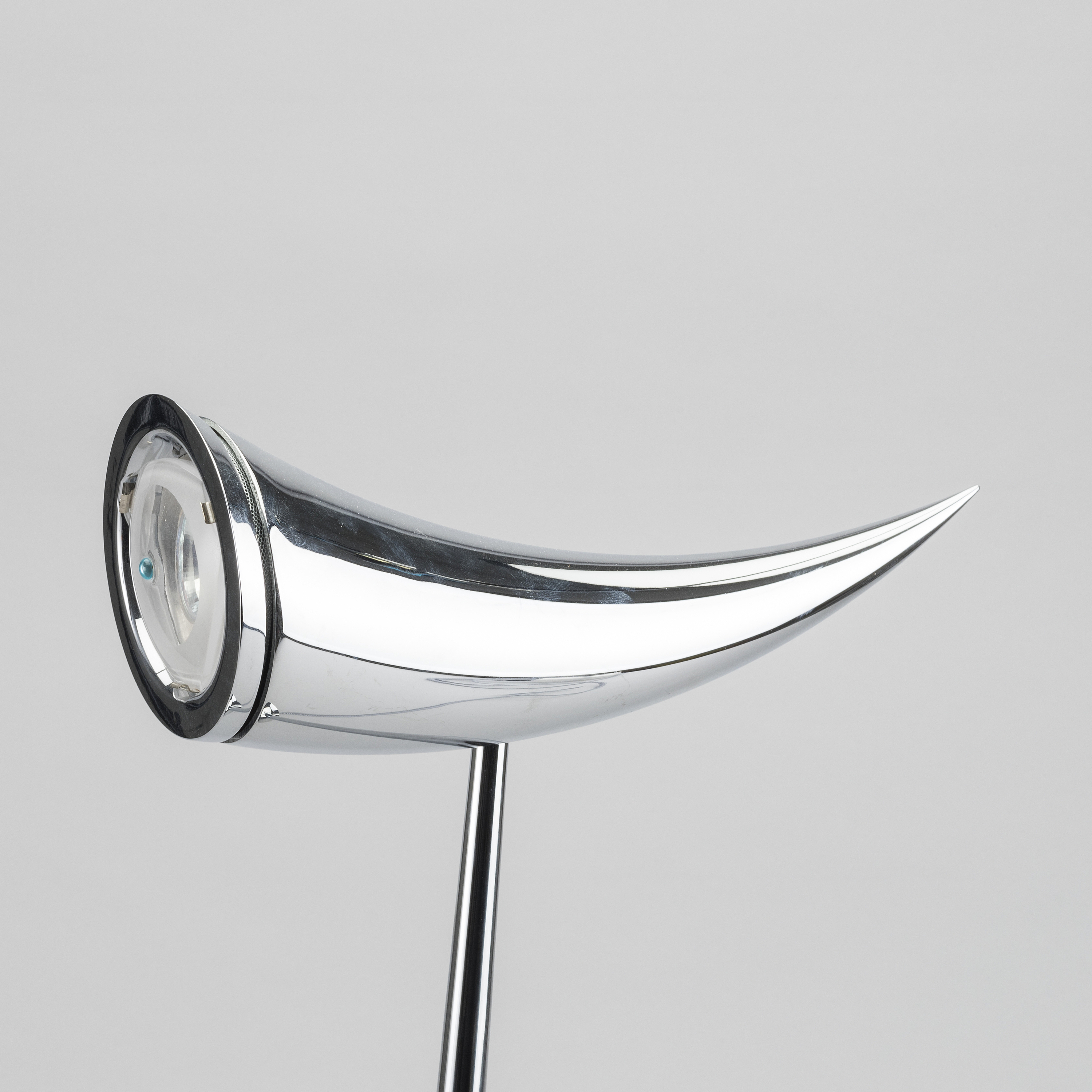 A TABLE LAMP "ARA" BY PHILIPPE STARCK. - Bukowskis