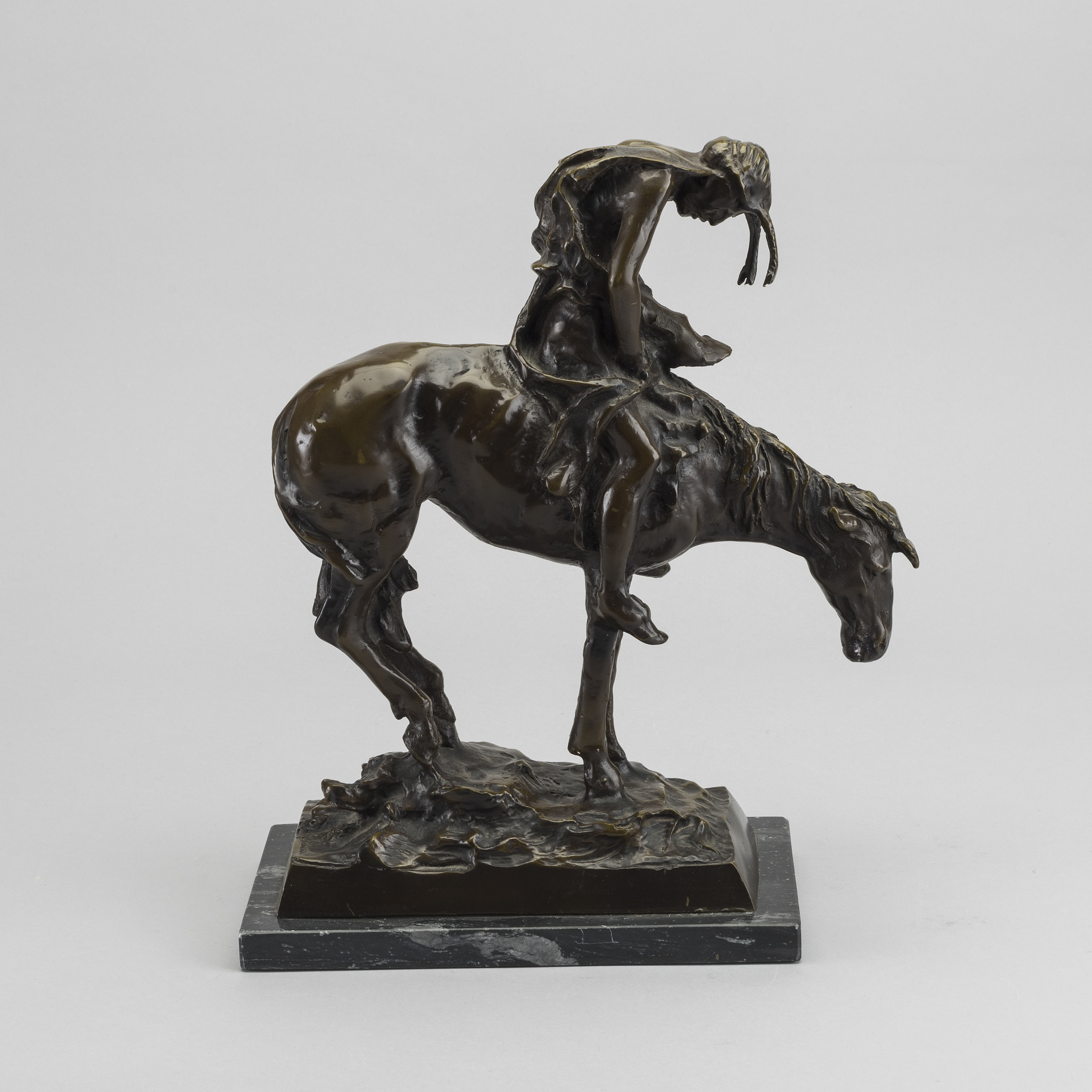 JAMES EARLE FRASER, skulptur efter patinerad brons. - Bukowskis