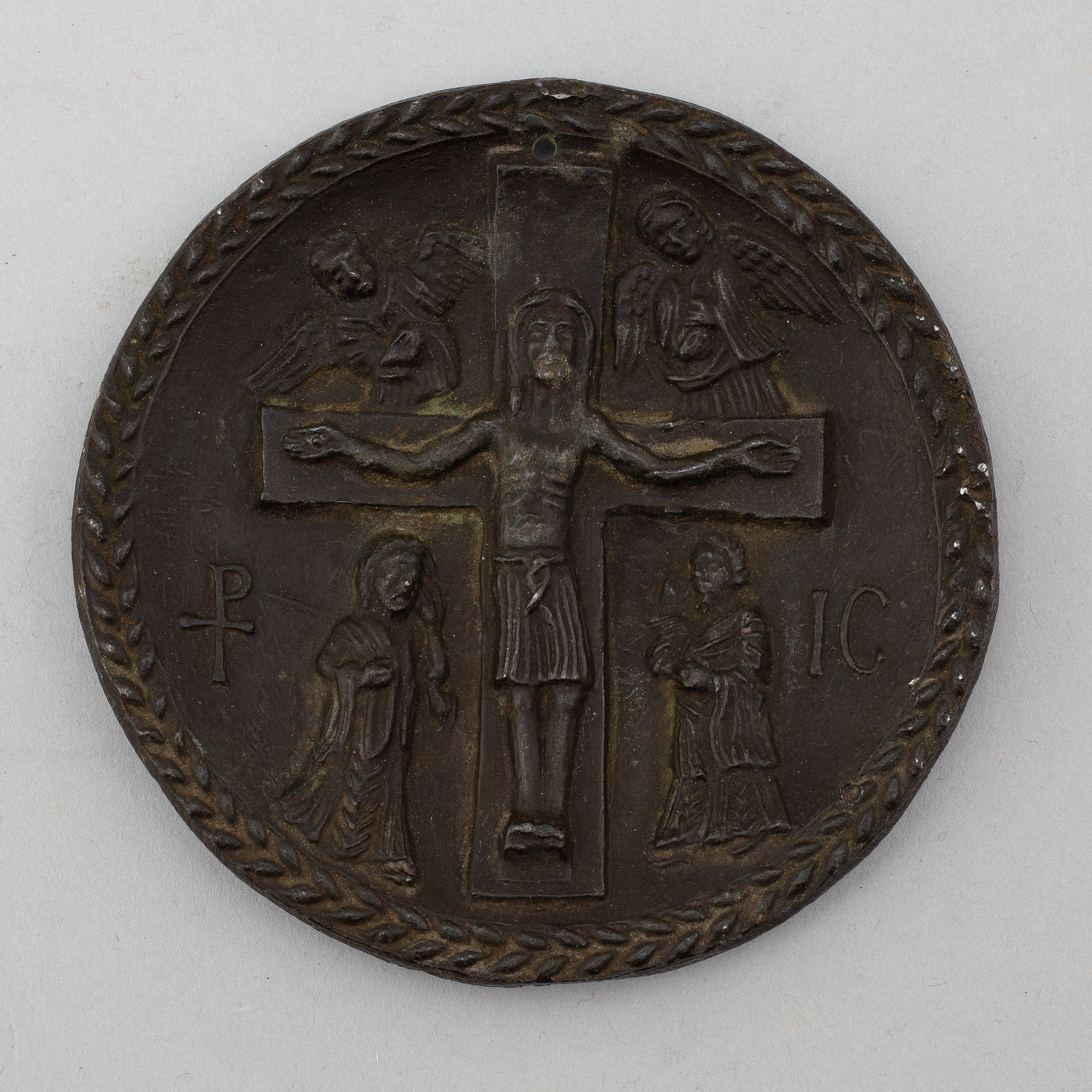 MEDALJONG, patinerad metall, 1800-tal. - Bukowskis