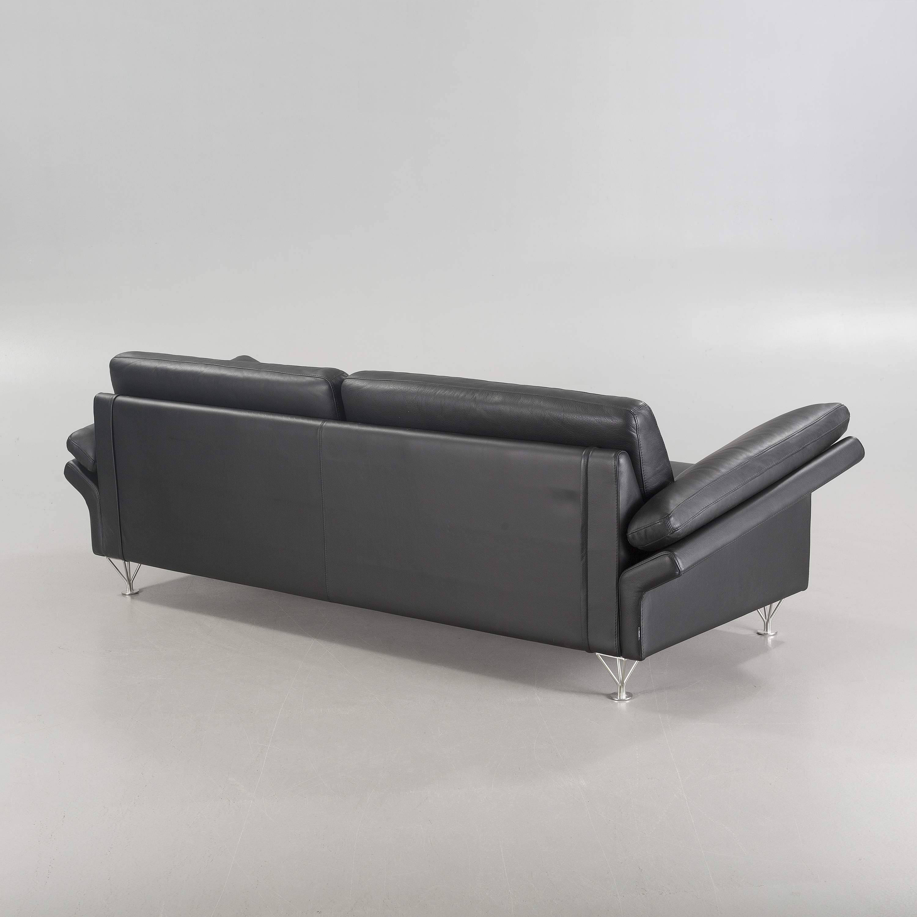 A modern "Wind" sofa by Dux. - Bukowskis