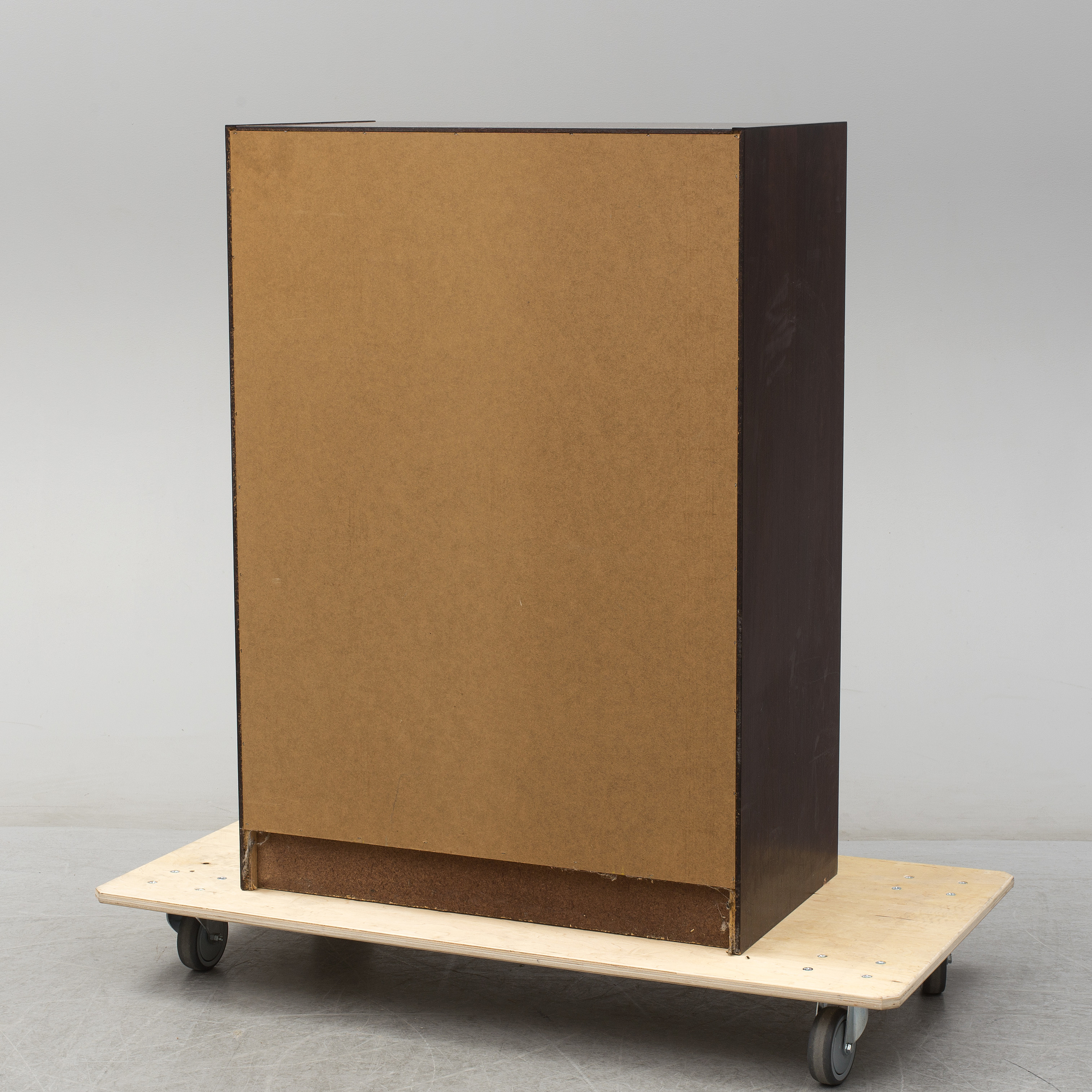 CHEST OF DRAWERS, 1960s / 70s. - Bukowskis