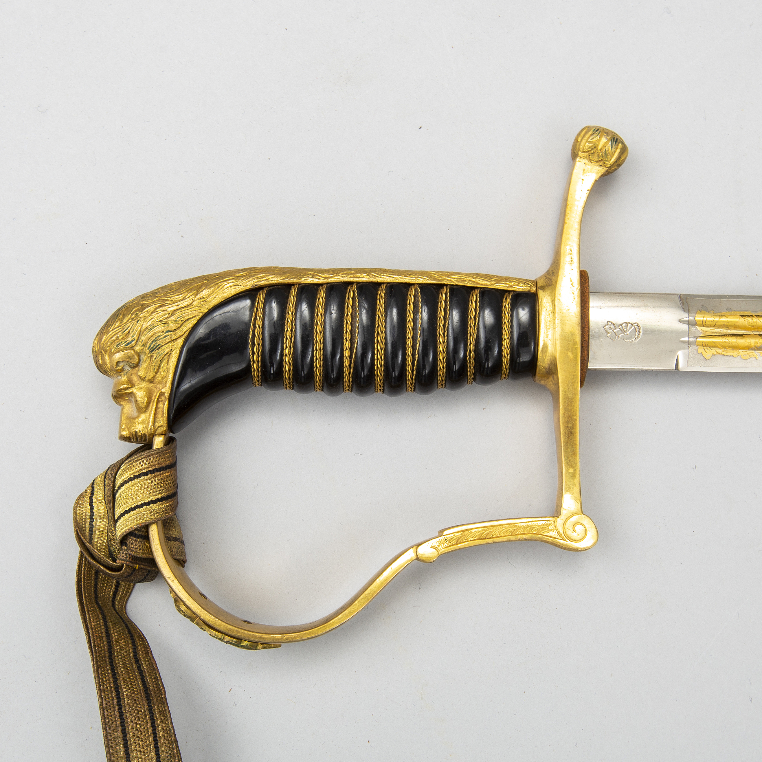 A Swedish infantry officers sword 1899 pattern with scabbard. - Bukowskis