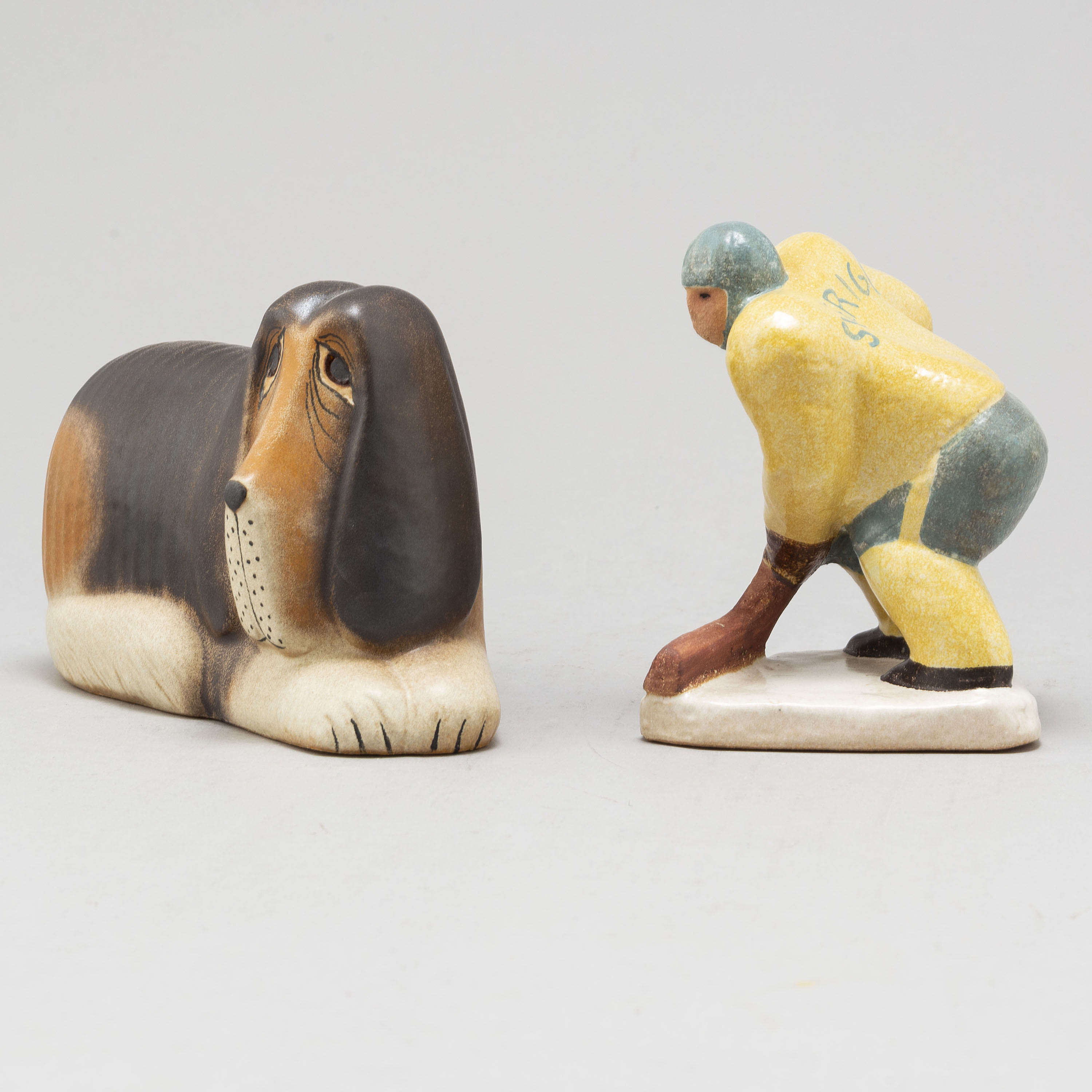 LISA LARSON, 2 stoneware figurines, Gustavsberg, signed. - Bukowskis