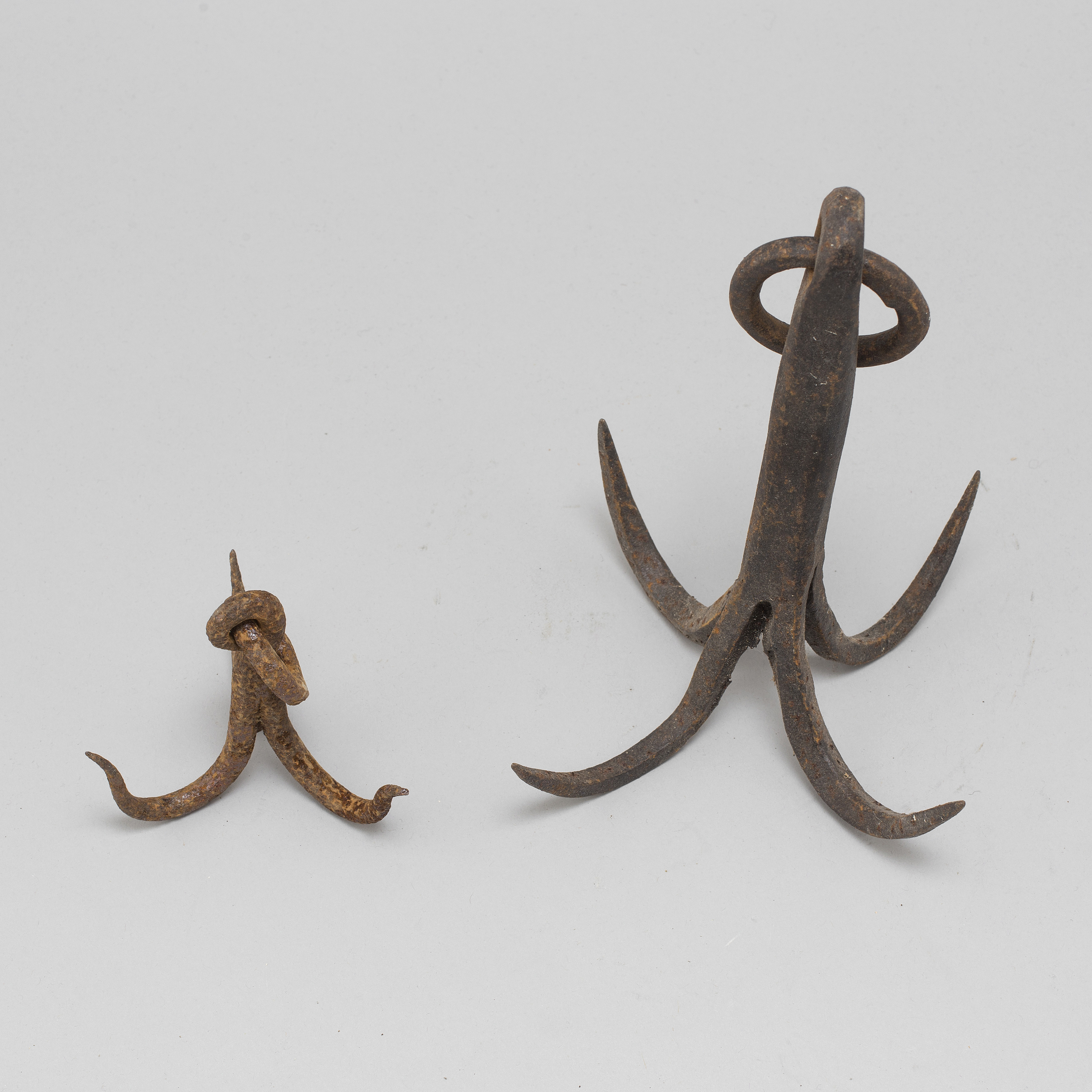 KROKAR, 2 st, smide, 1700-tal. - Bukowskis