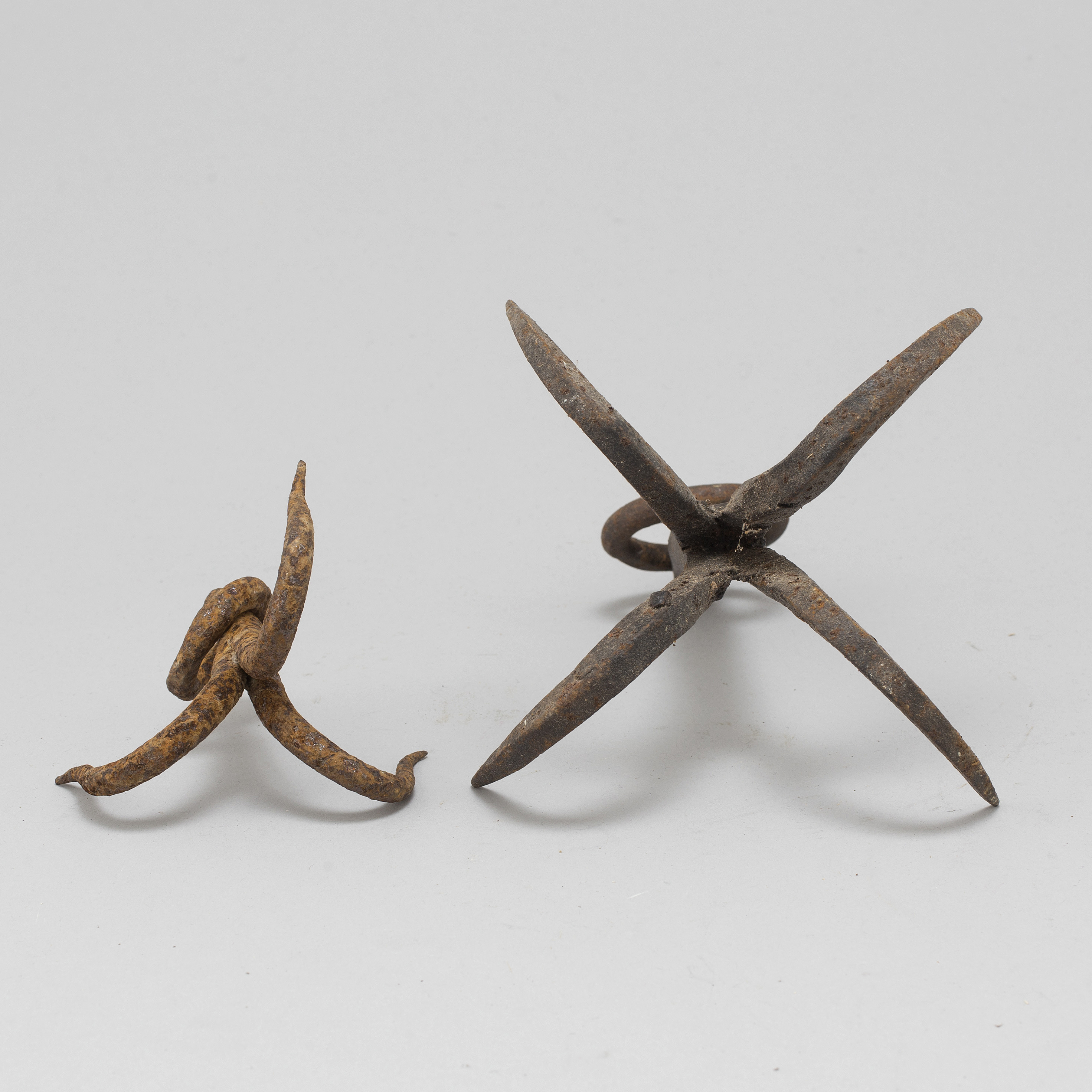 KROKAR, 2 st, smide, 1700-tal. - Bukowskis