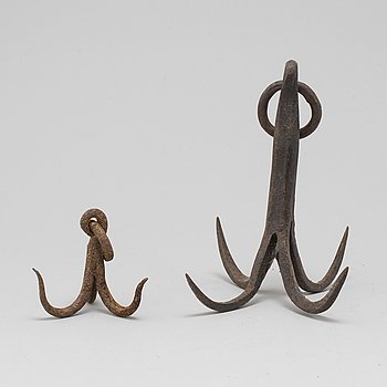 KROKAR, 2 st, smide, 1700-tal. - Bukowskis