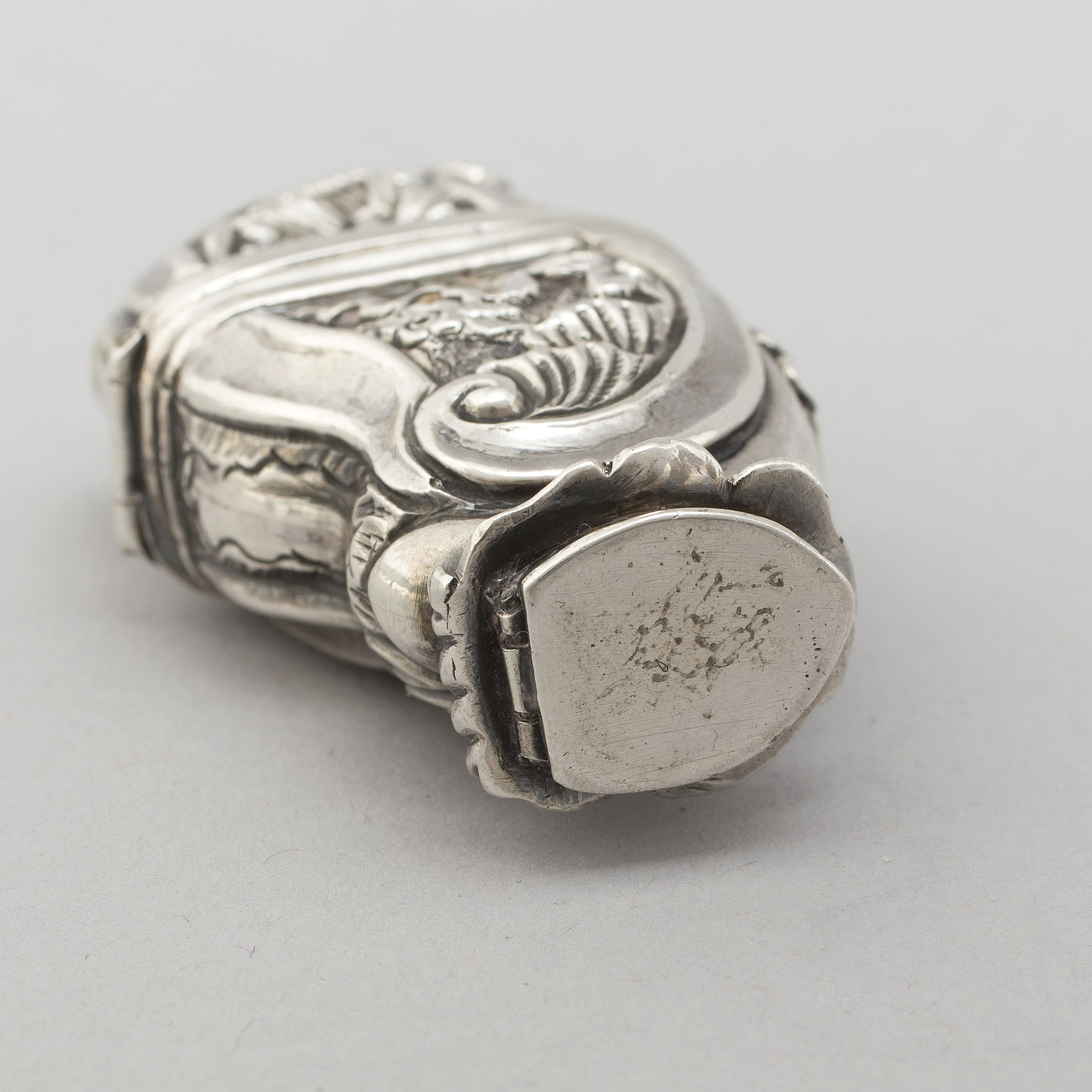 An 18th century silver box. - Bukowskis