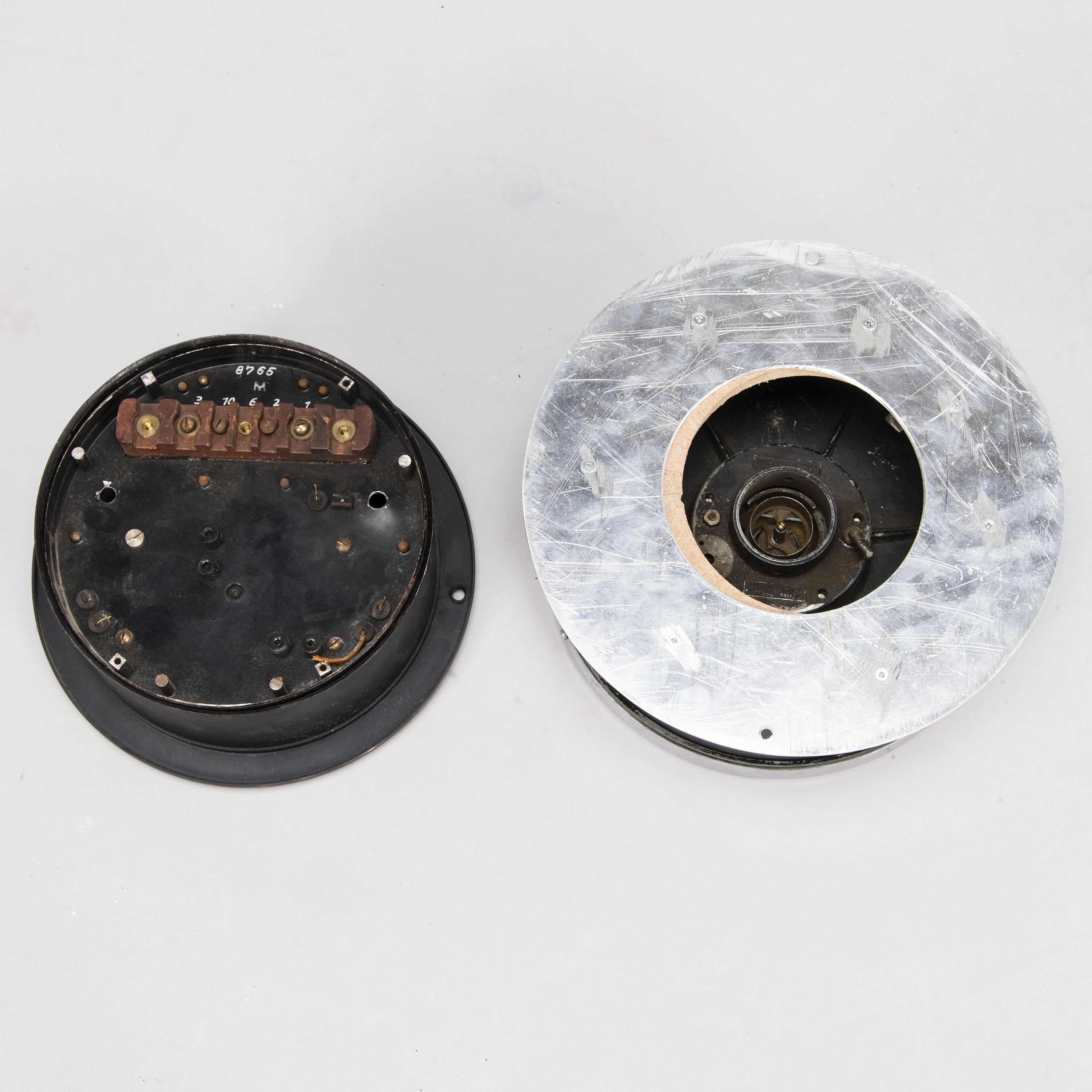 LE BONK, decorational elements, 2 pcs, metal. - Bukowskis