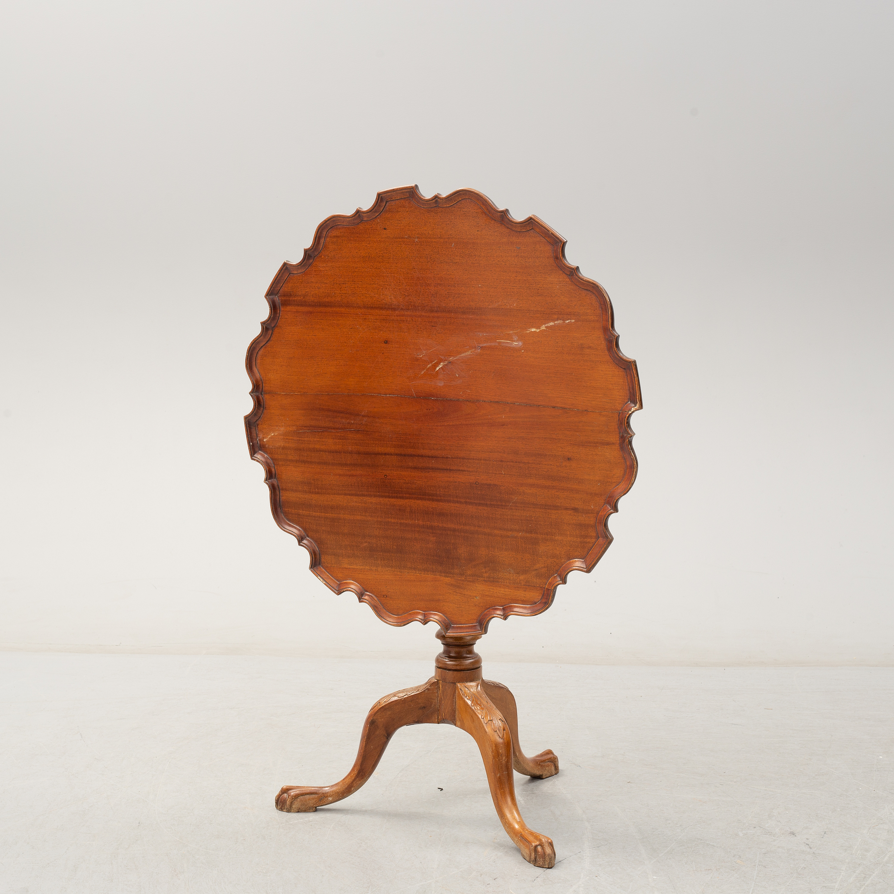 FOLDING TABLE, England, 18th century. - Bukowskis
