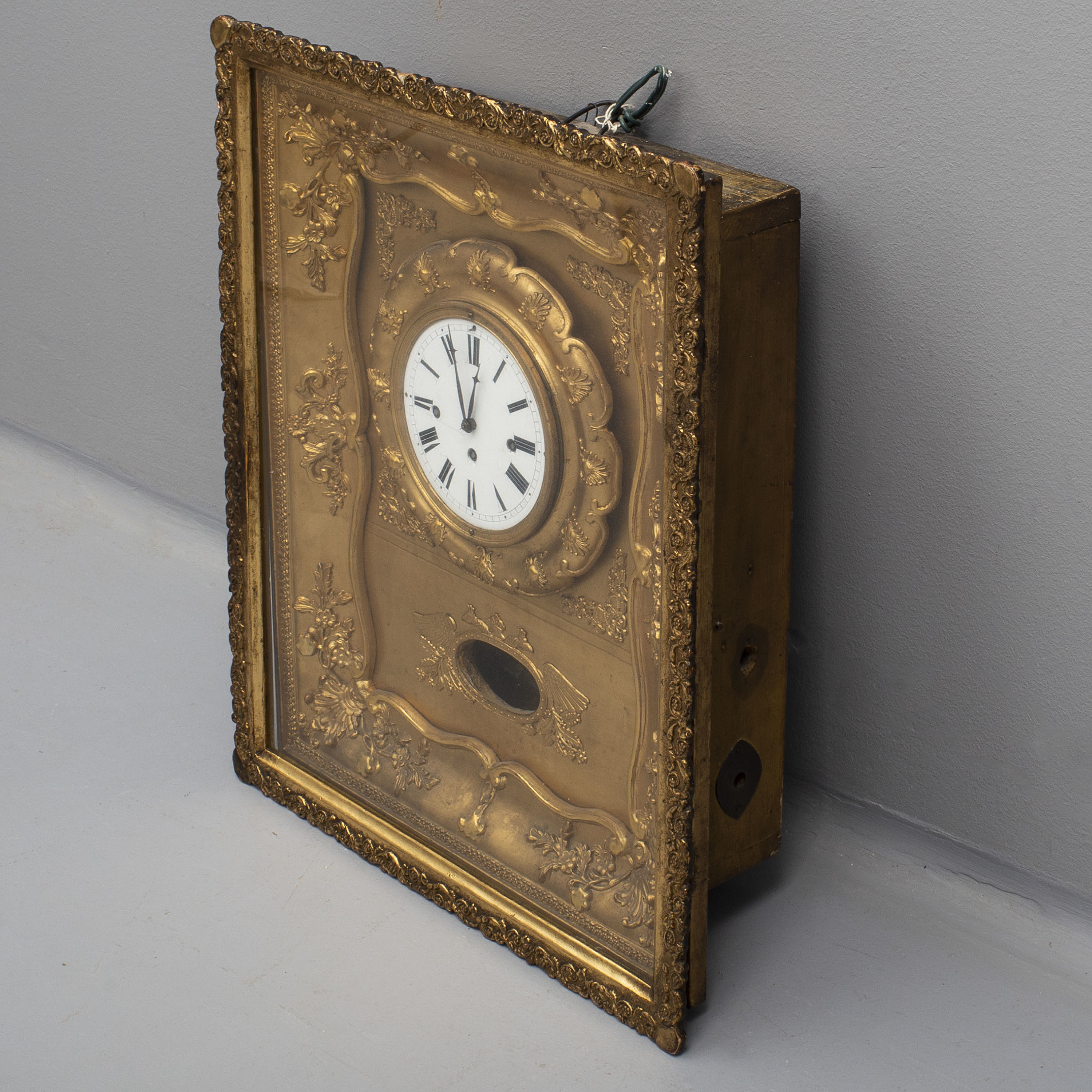 A mid 19th century wall clock. - Bukowskis