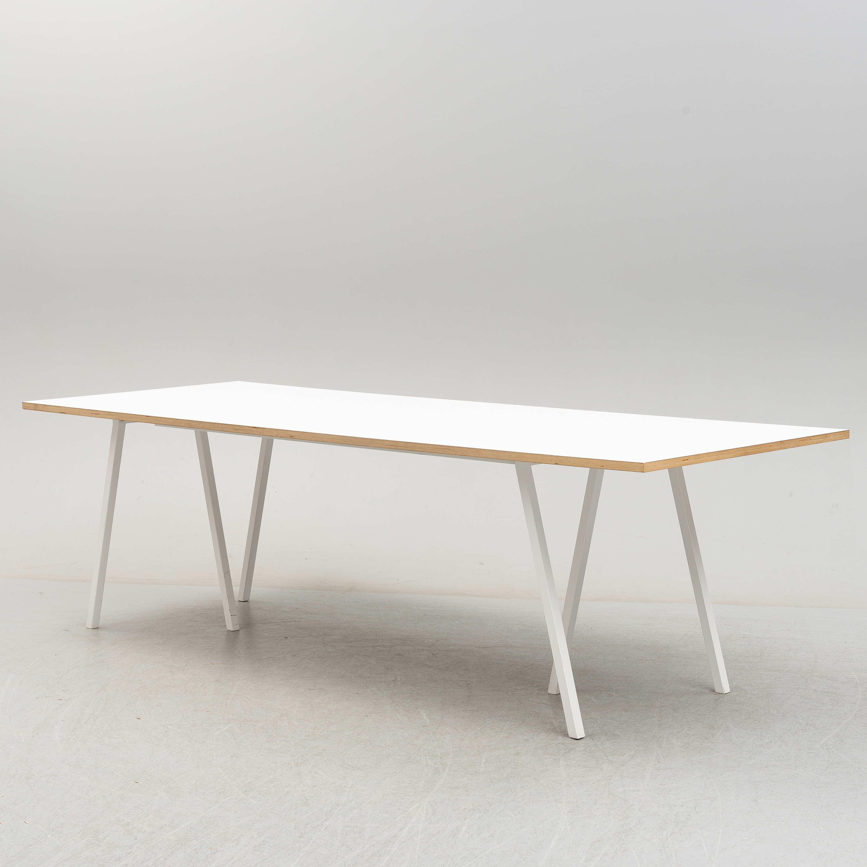 LEIF JORGENSEN, bord, "Loop Stand Table", HAY, 2000-tal. - Bukowskis