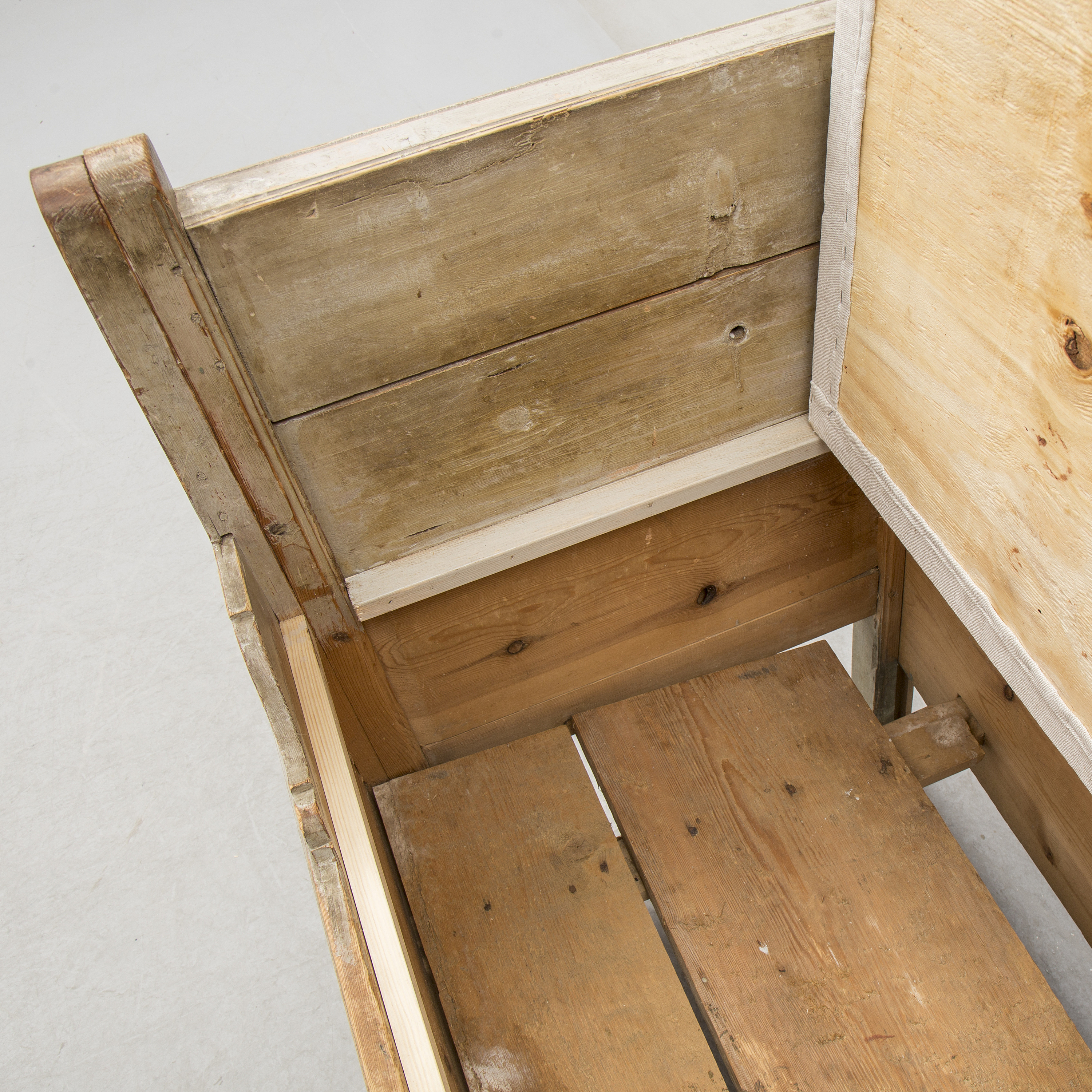 SOFFA, allmoge, gustaviansk stil, 1800-tal. - Bukowskis