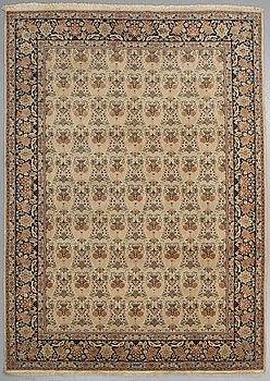 MATTA, Persisk, ca 314 x 225 cm. - Bukowskis