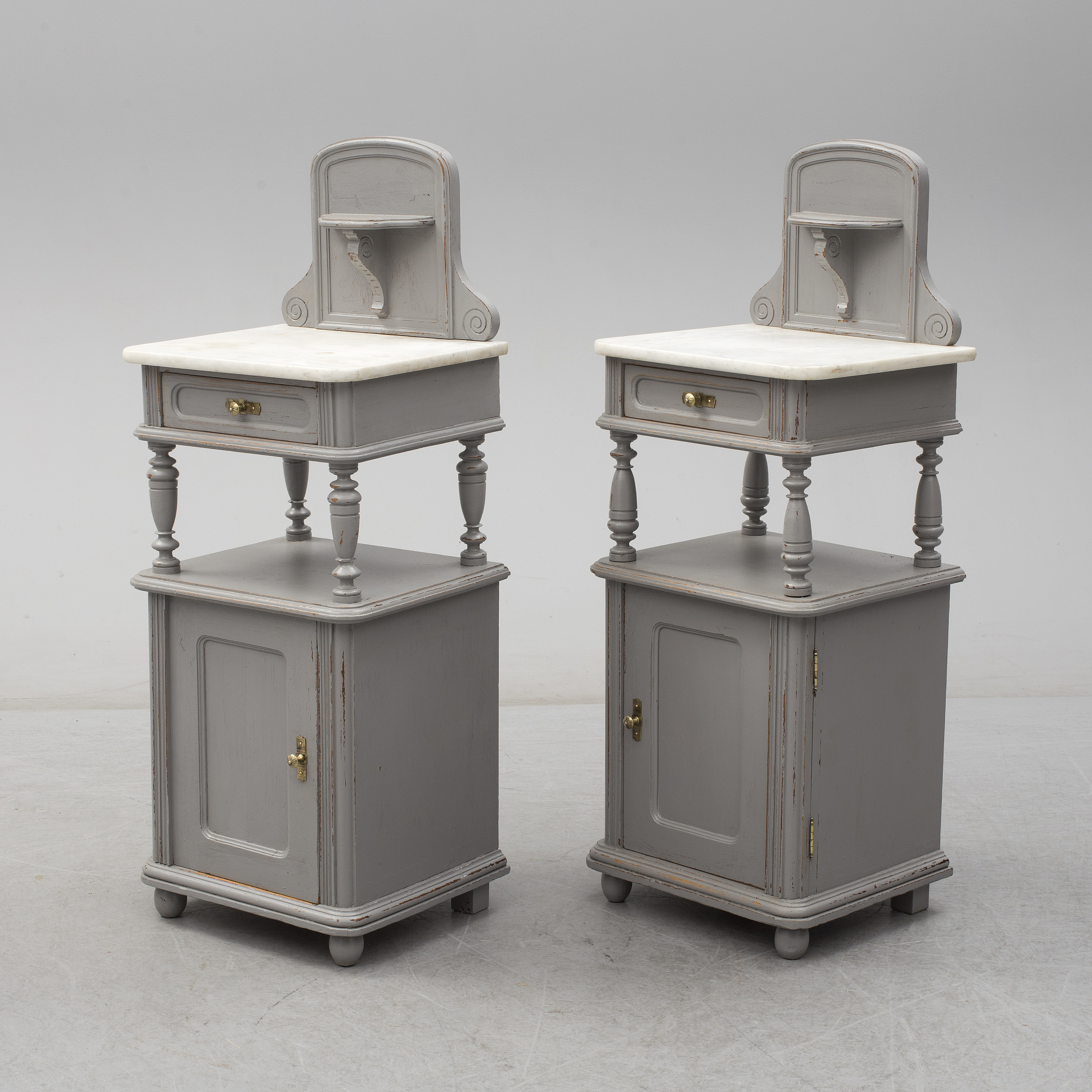 A pair of circa 1900 bed side tables. - Bukowskis
