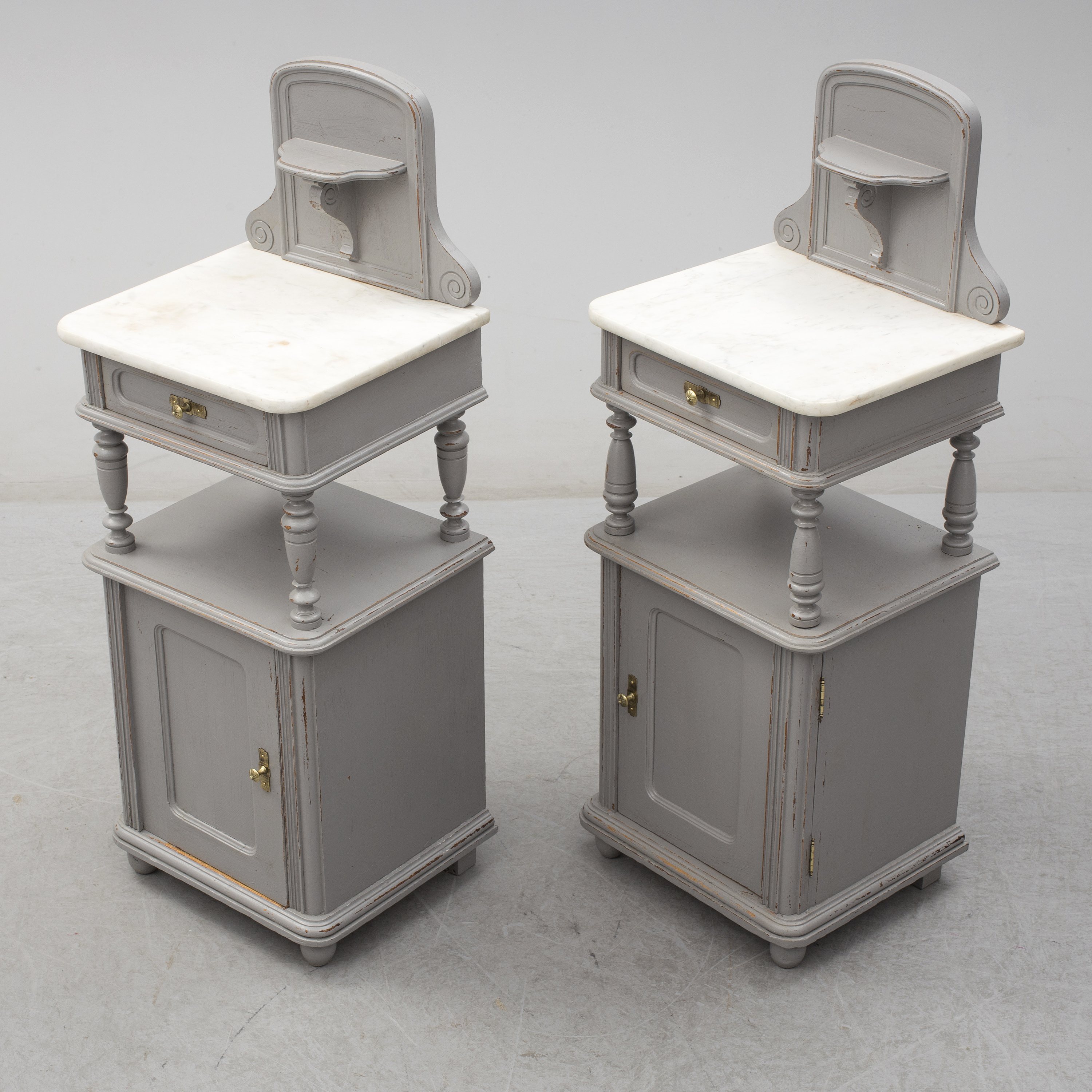 A pair of circa 1900 bed side tables. - Bukowskis