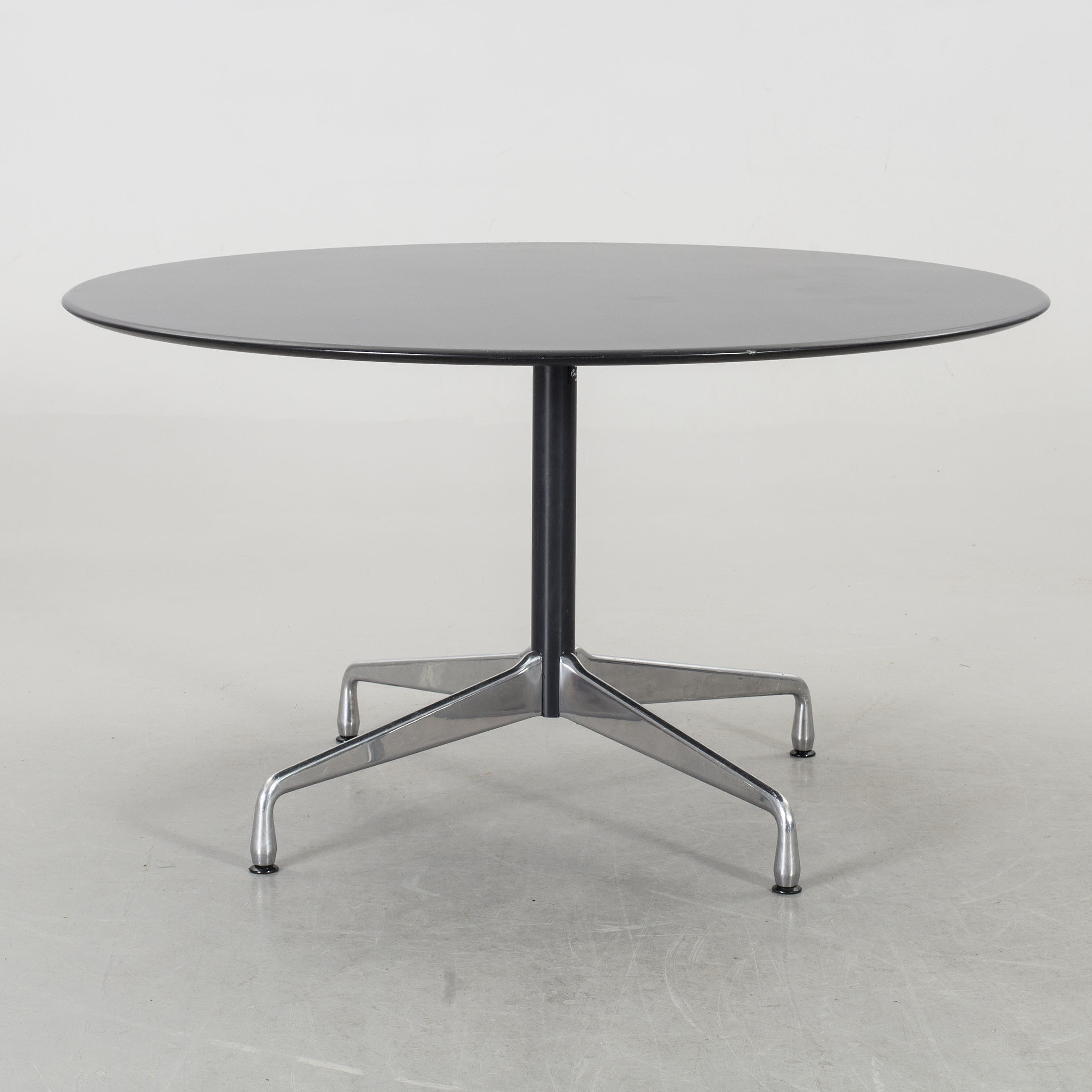 CHARLES & RAY EAMES, bord, Vitra 2012. - Bukowskis