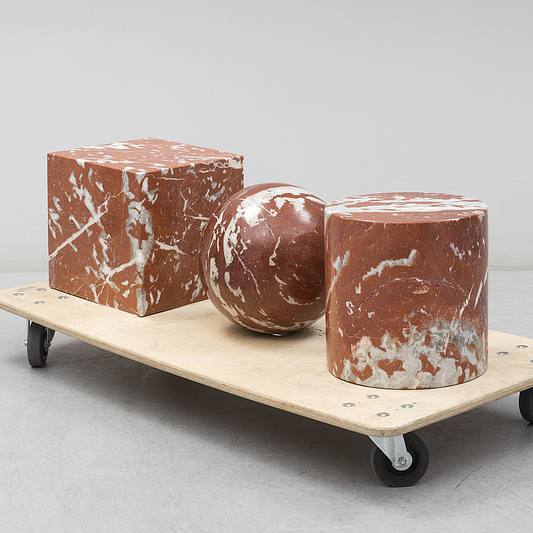 SOCKLAR, 3 st, rödspräcklig marmor, 1900-tal. - Bukowskis