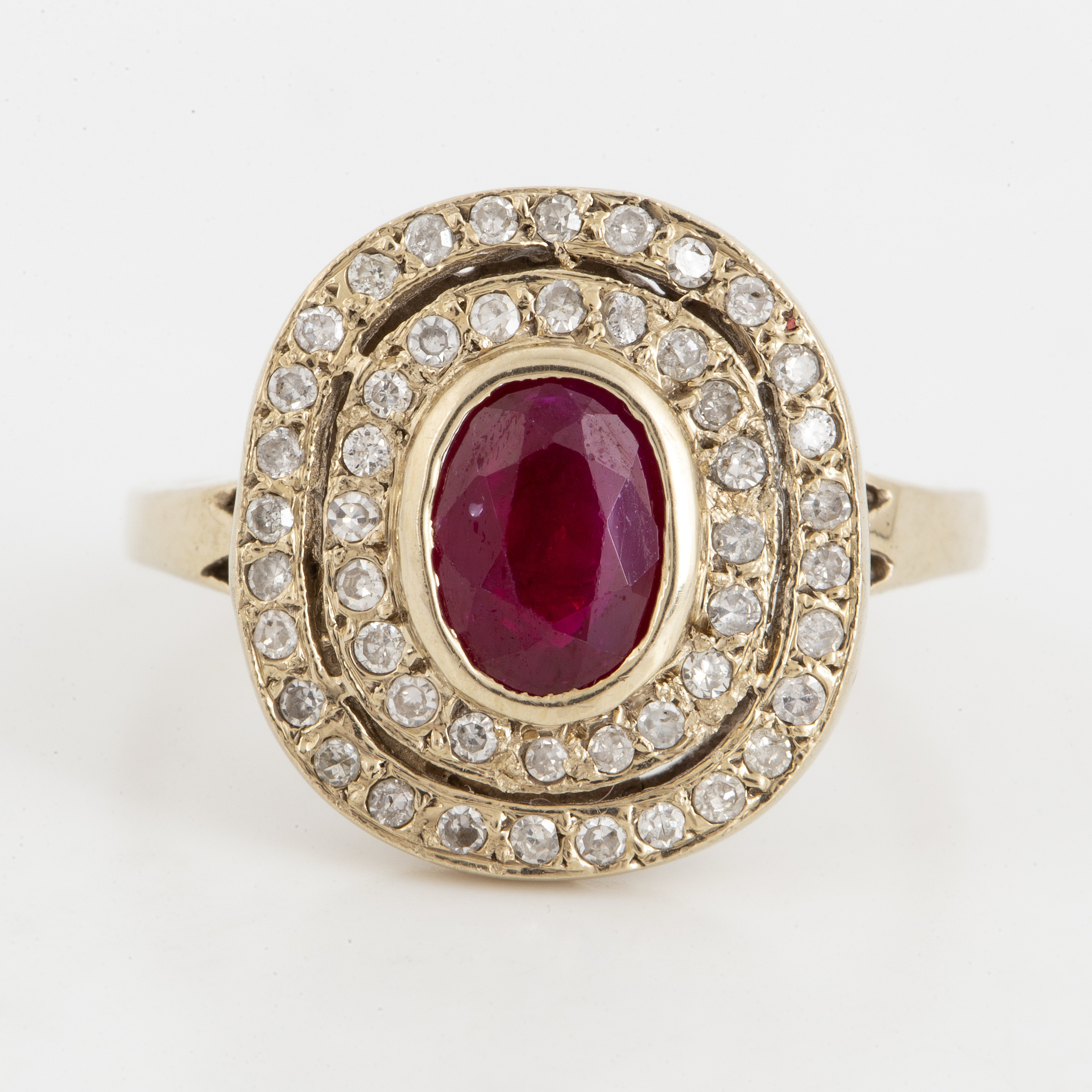RING, med rubiner och diamanter. - Bukowskis