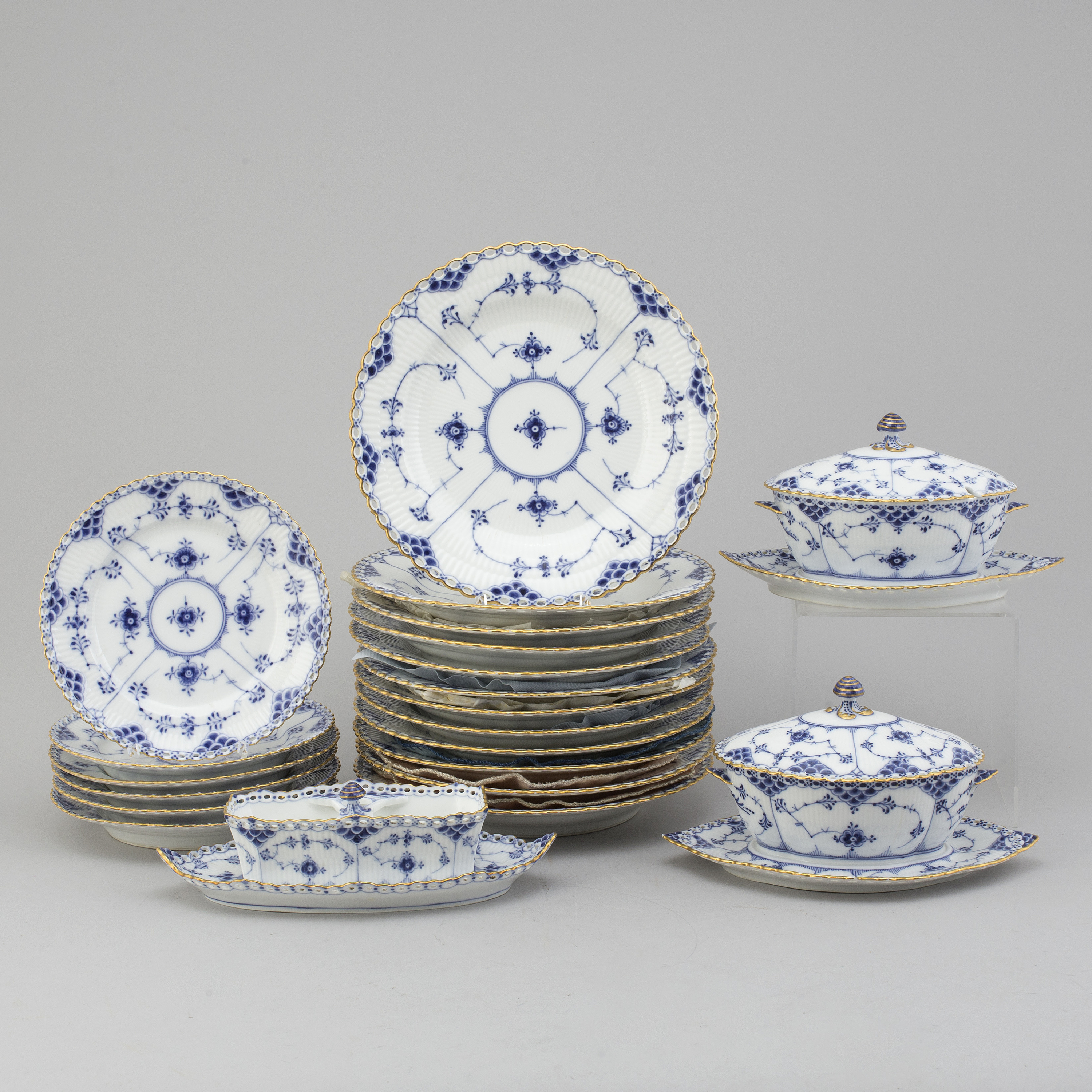 SERVISDELAR, 21 delar, porslin, "Musselmalet", Royal Copenhagen ...