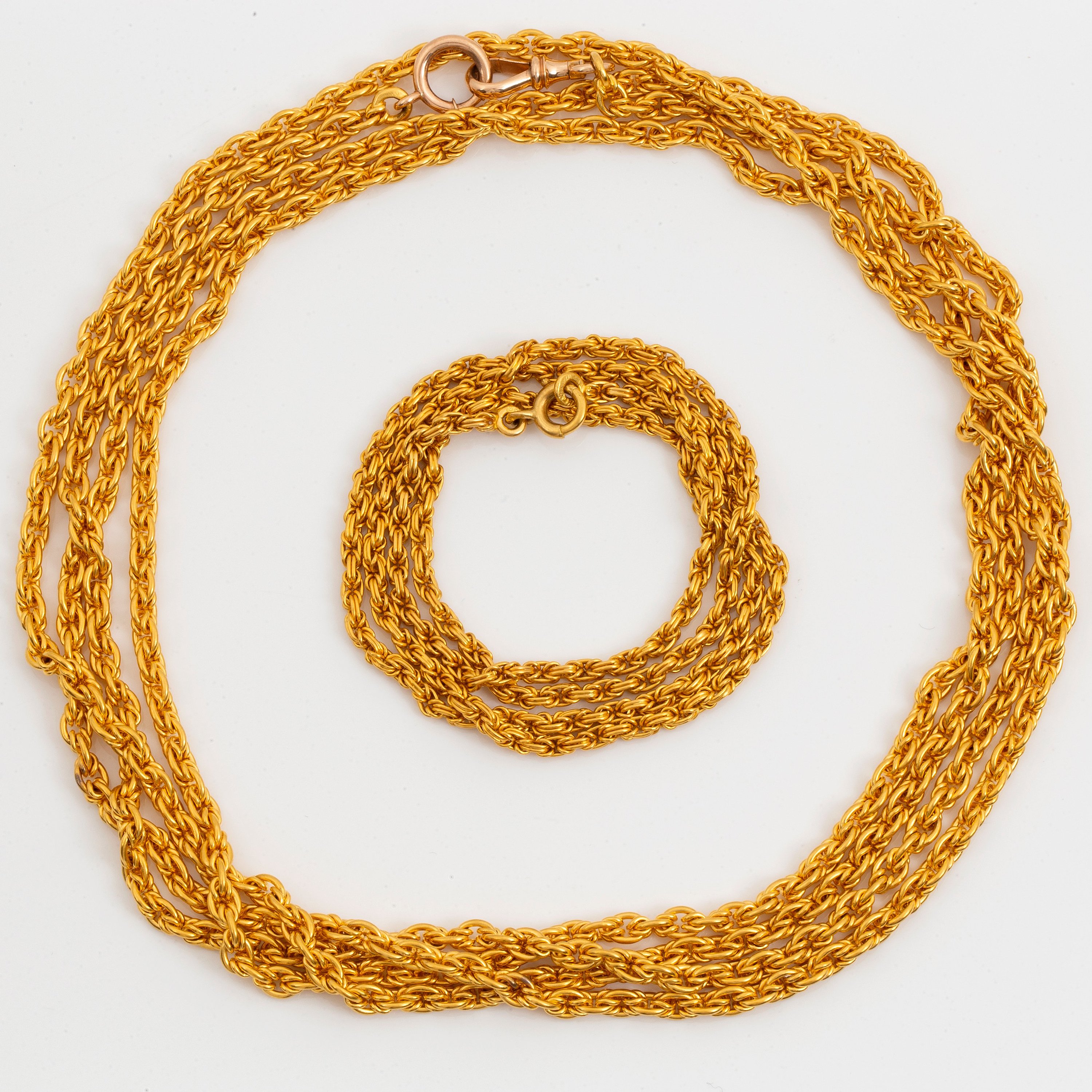 Two 14K gold chains. - Bukowskis