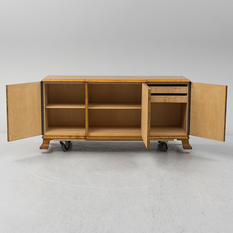 A 1930s sideboard. - Bukowskis