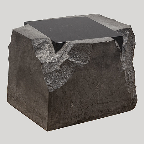 TAKASHI NARAHA, sculpture, diabase, signed and dated 86-8-28. - Bukowskis