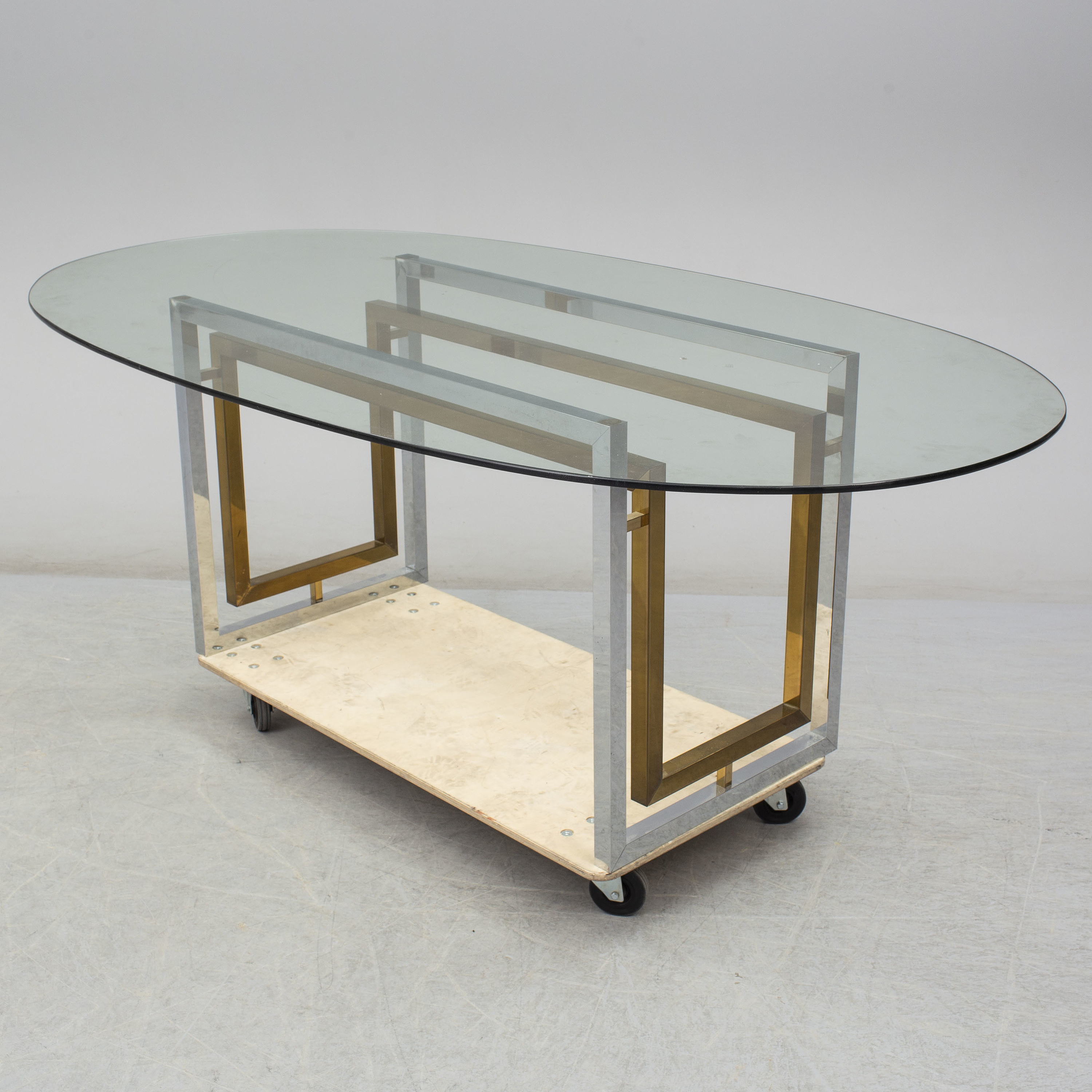 A 1980's glass top dinner table. - Bukowskis