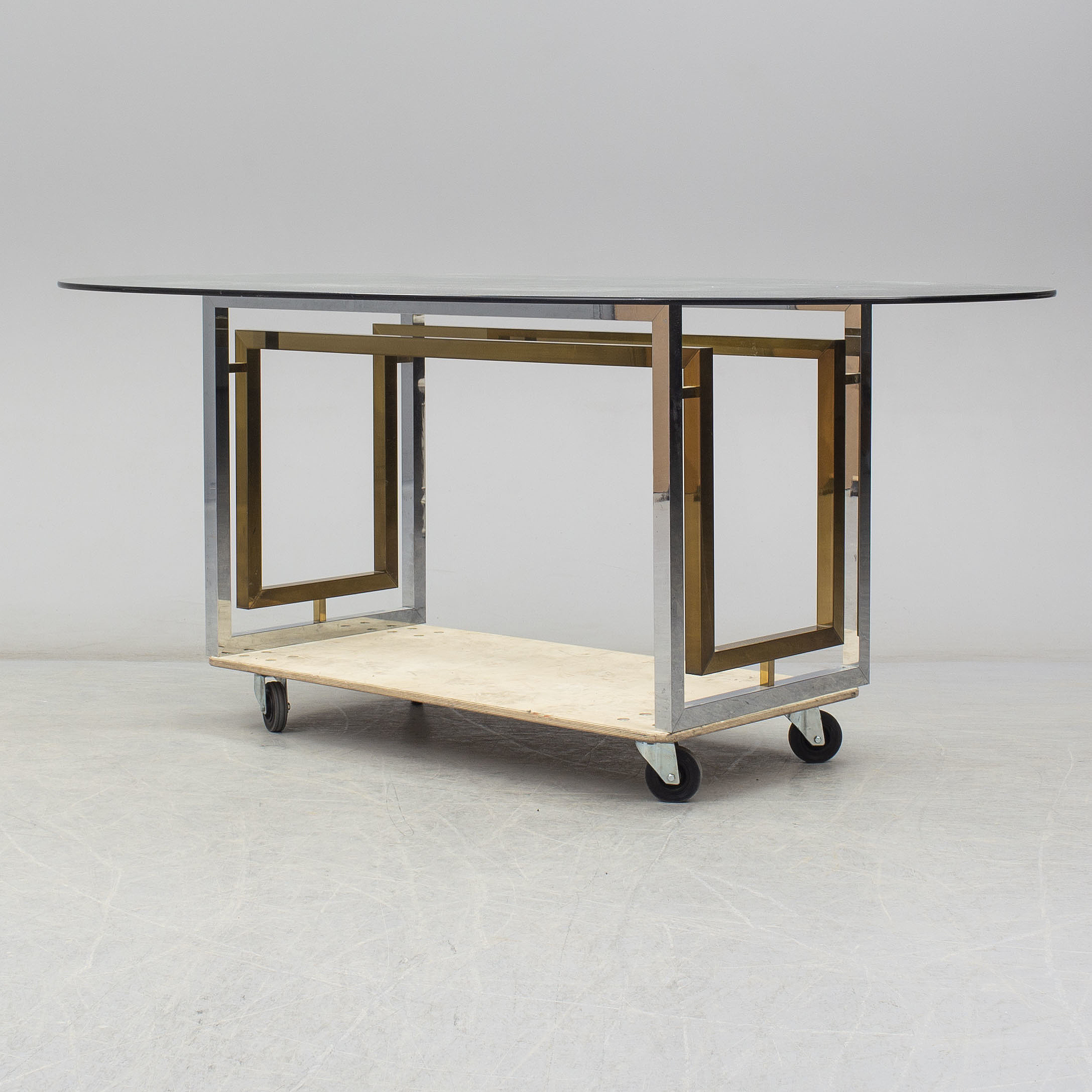 A 1980's glass top dinner table. - Bukowskis