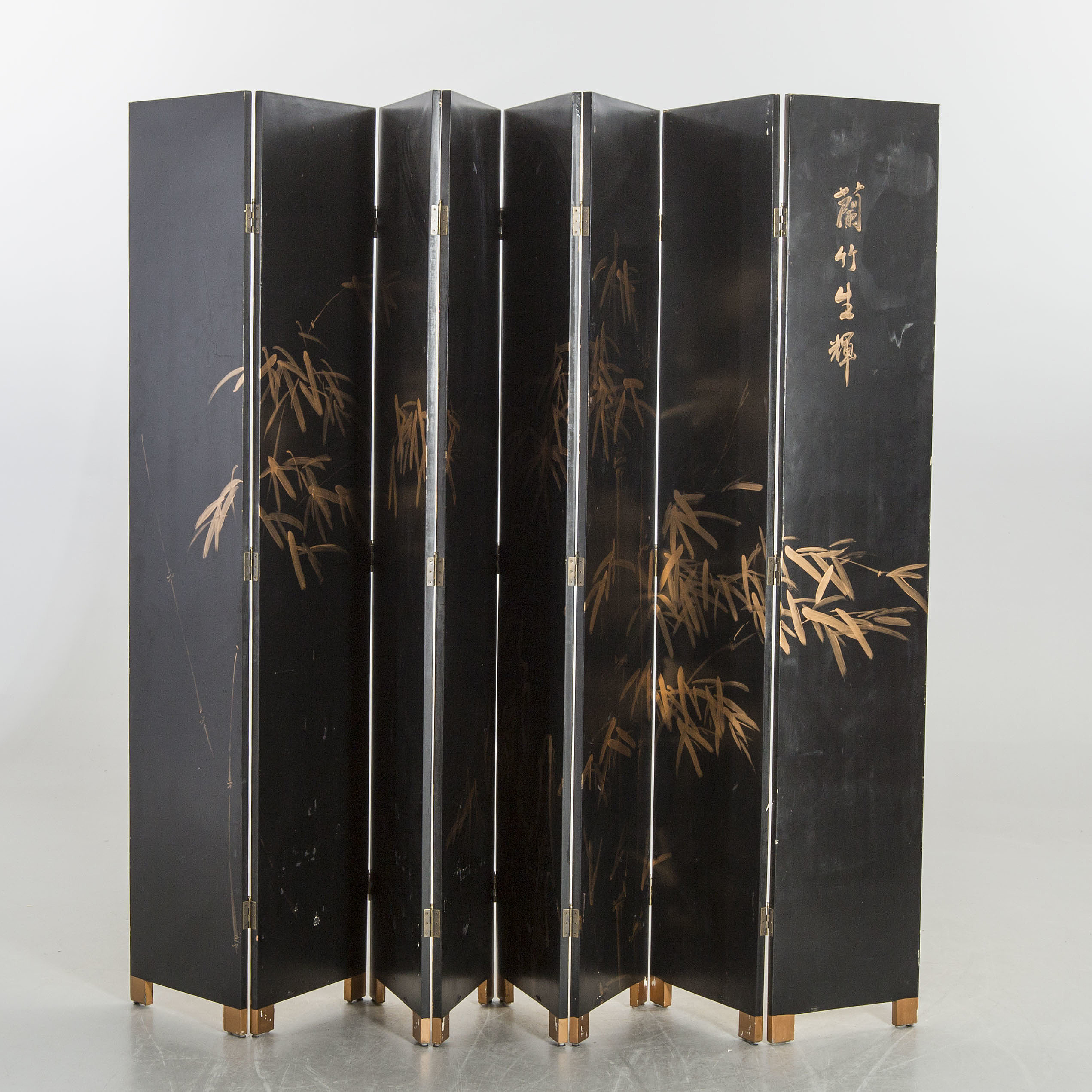 An Oriental 20th century folding screen. - Bukowskis