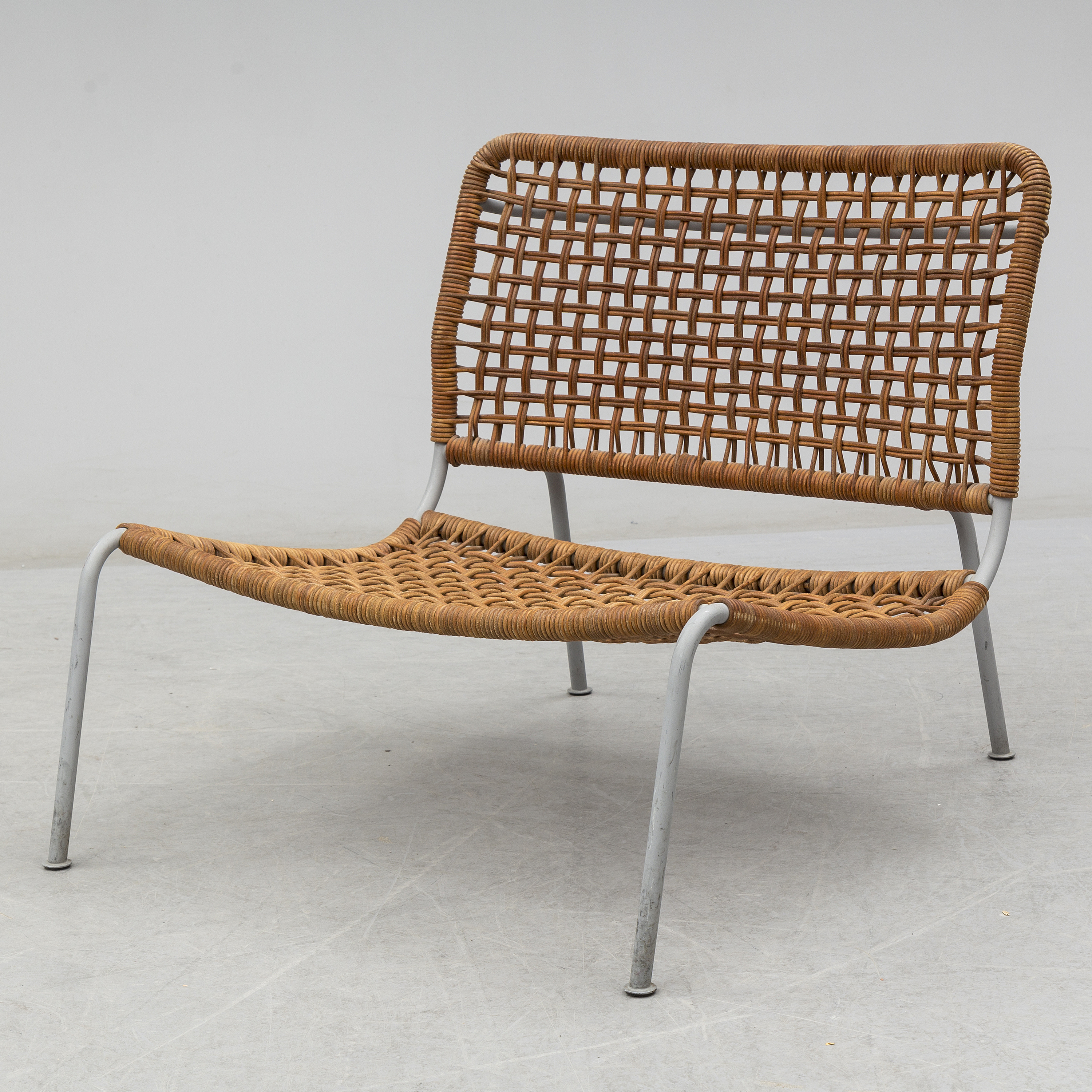 A 'Frog Lounge easy chair by Piero Lissoni, designed in 1999. - Bukowskis