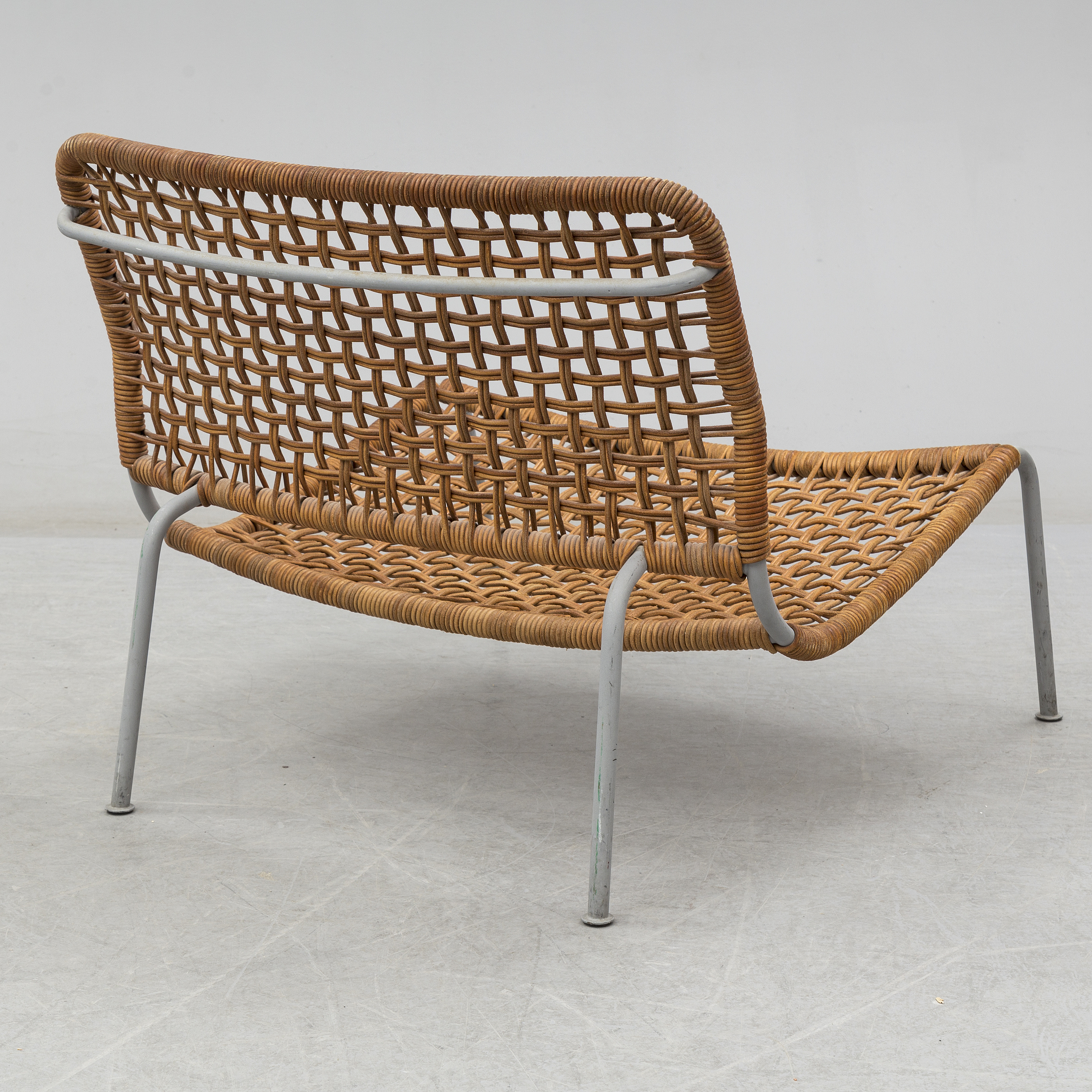 A 'Frog Lounge easy chair by Piero Lissoni, designed in 1999. - Bukowskis